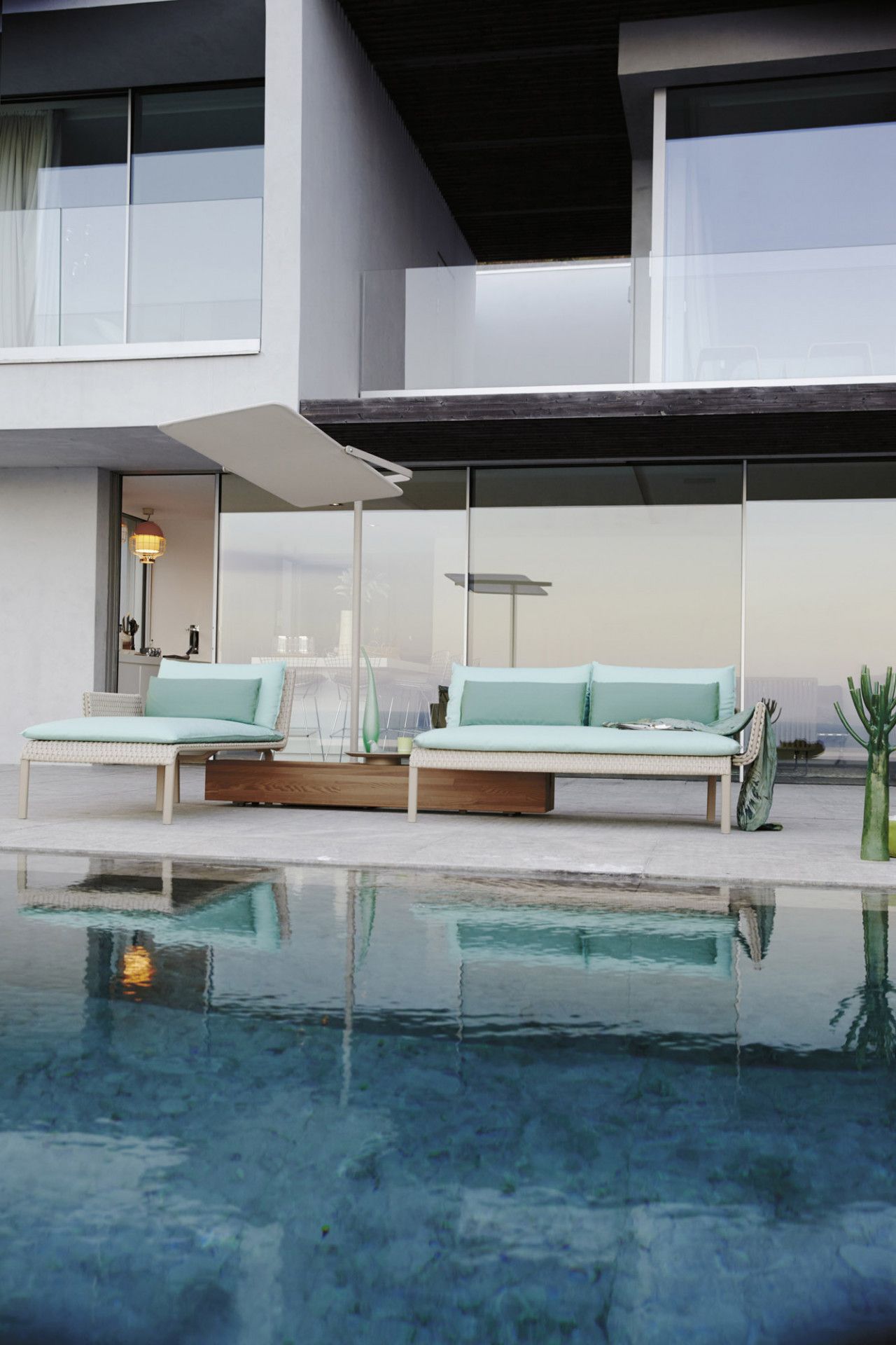 KEY WEST Adjustable Garden umbrella By Roberti