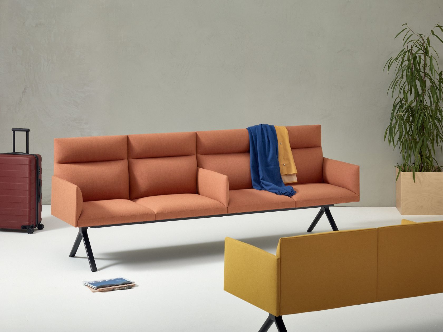 KIIK Modular bench seating By Arper