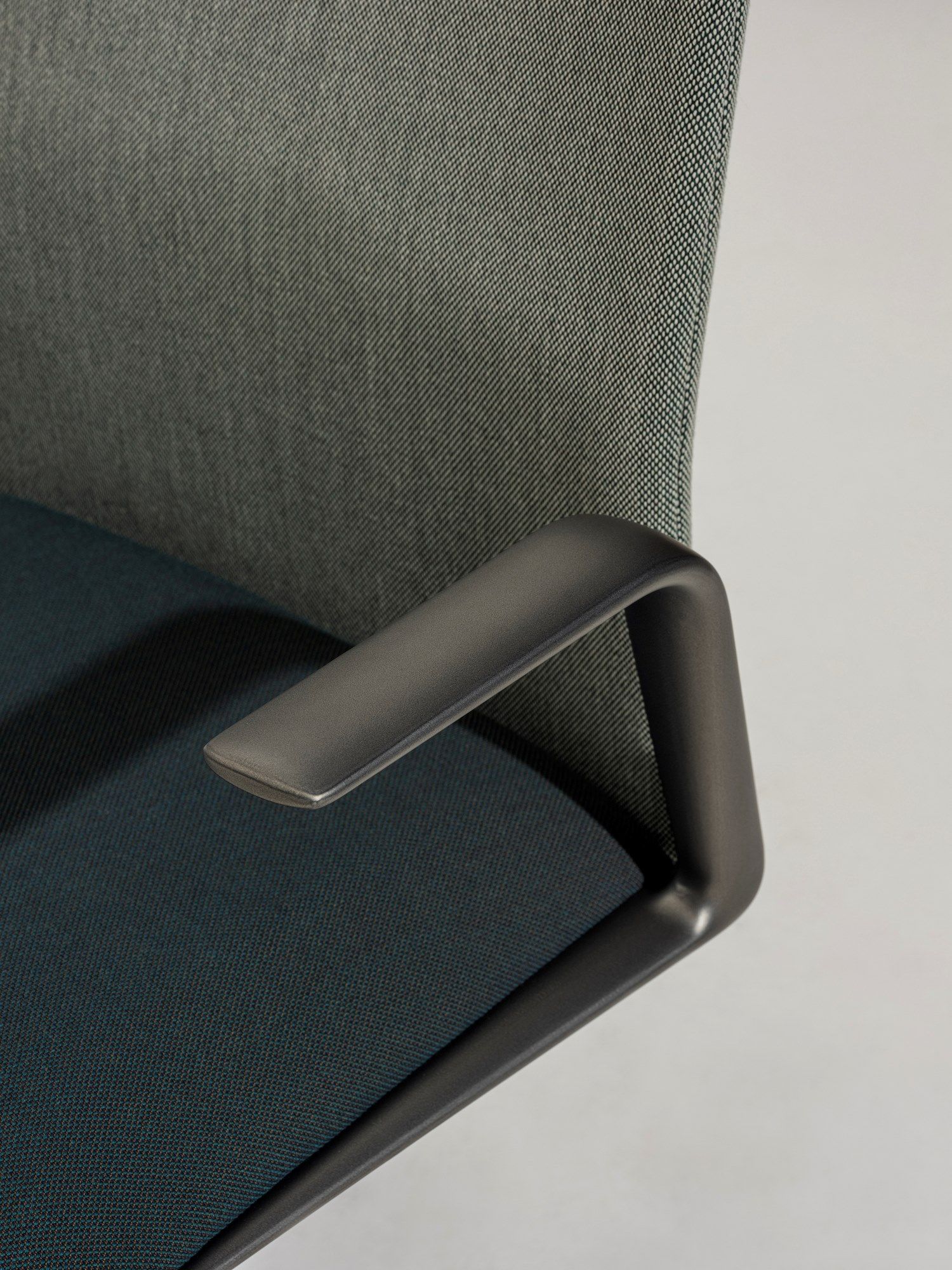 KINESIT MET Fabric office chair with castors with armrests By Arper ...