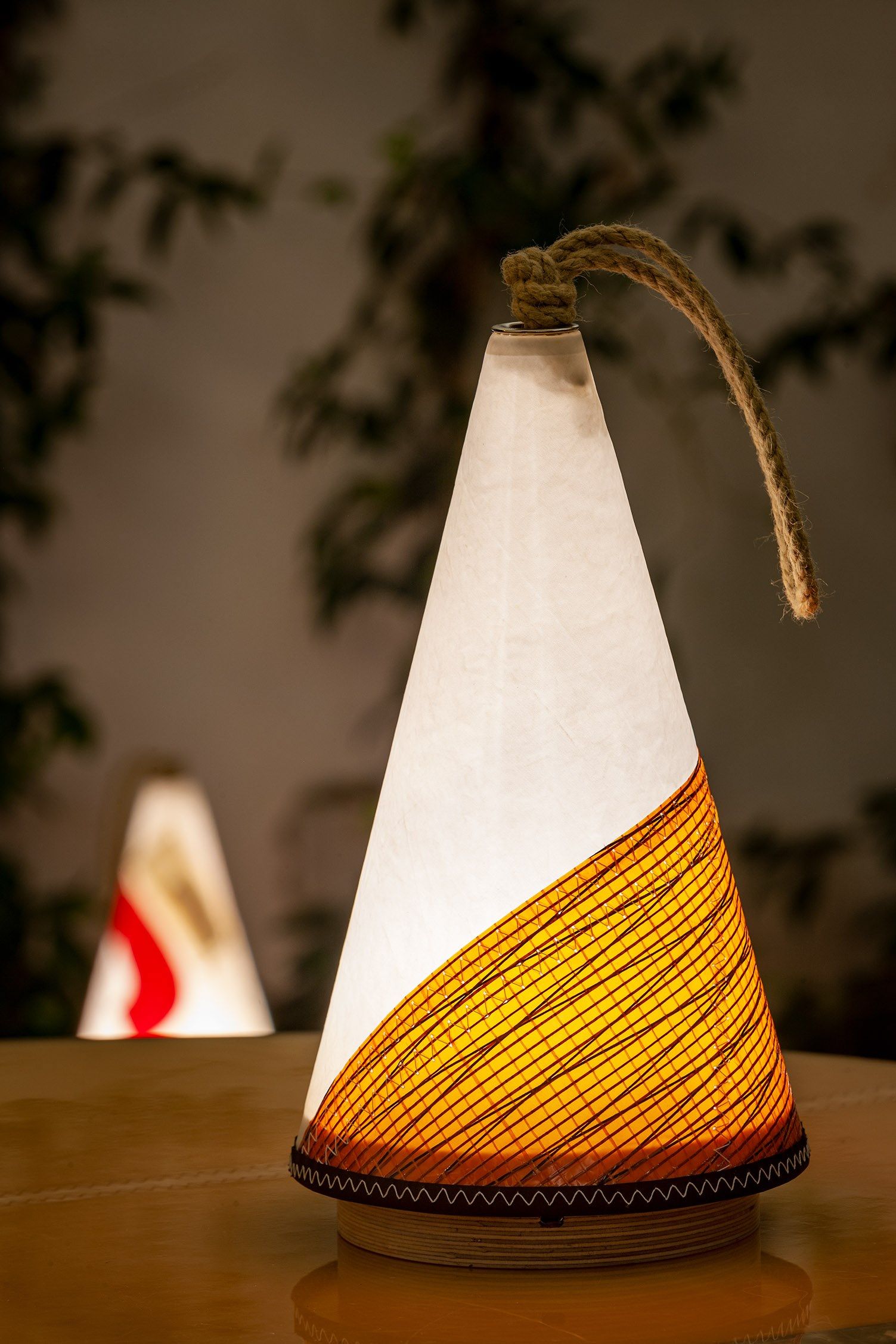 Indirect light cordless recycled material table lamp KNOT By DVELAS