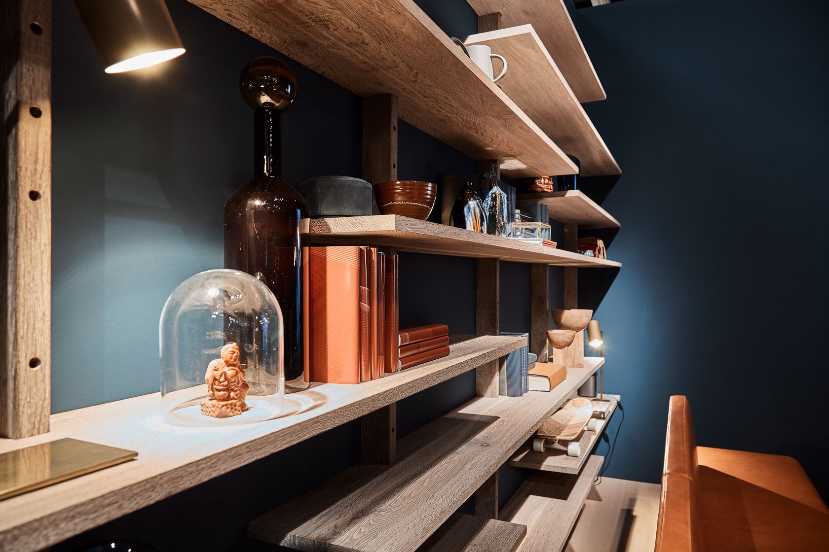 Open wall-mounted wooden shelving unit KS01 By JANUA