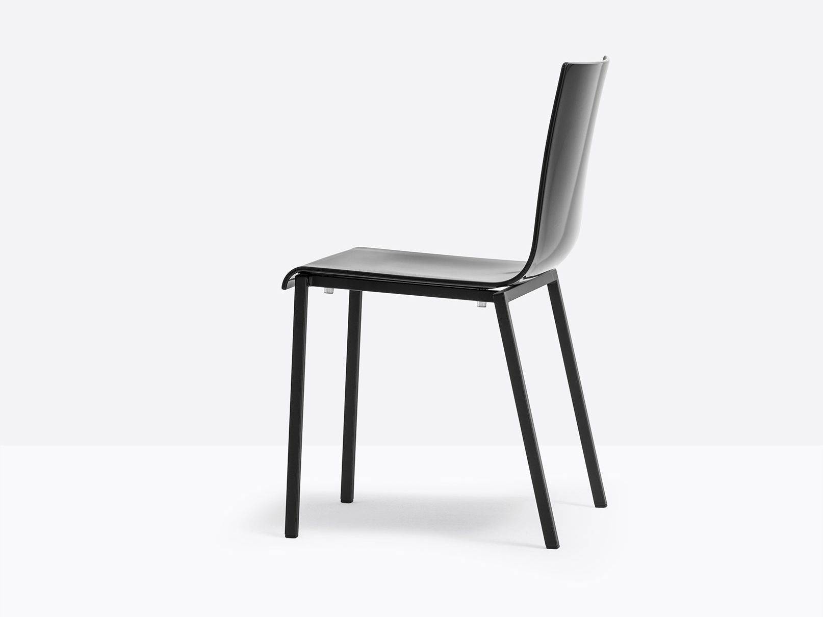 Stackable chair KUADRA XL 2401 By PEDRALI