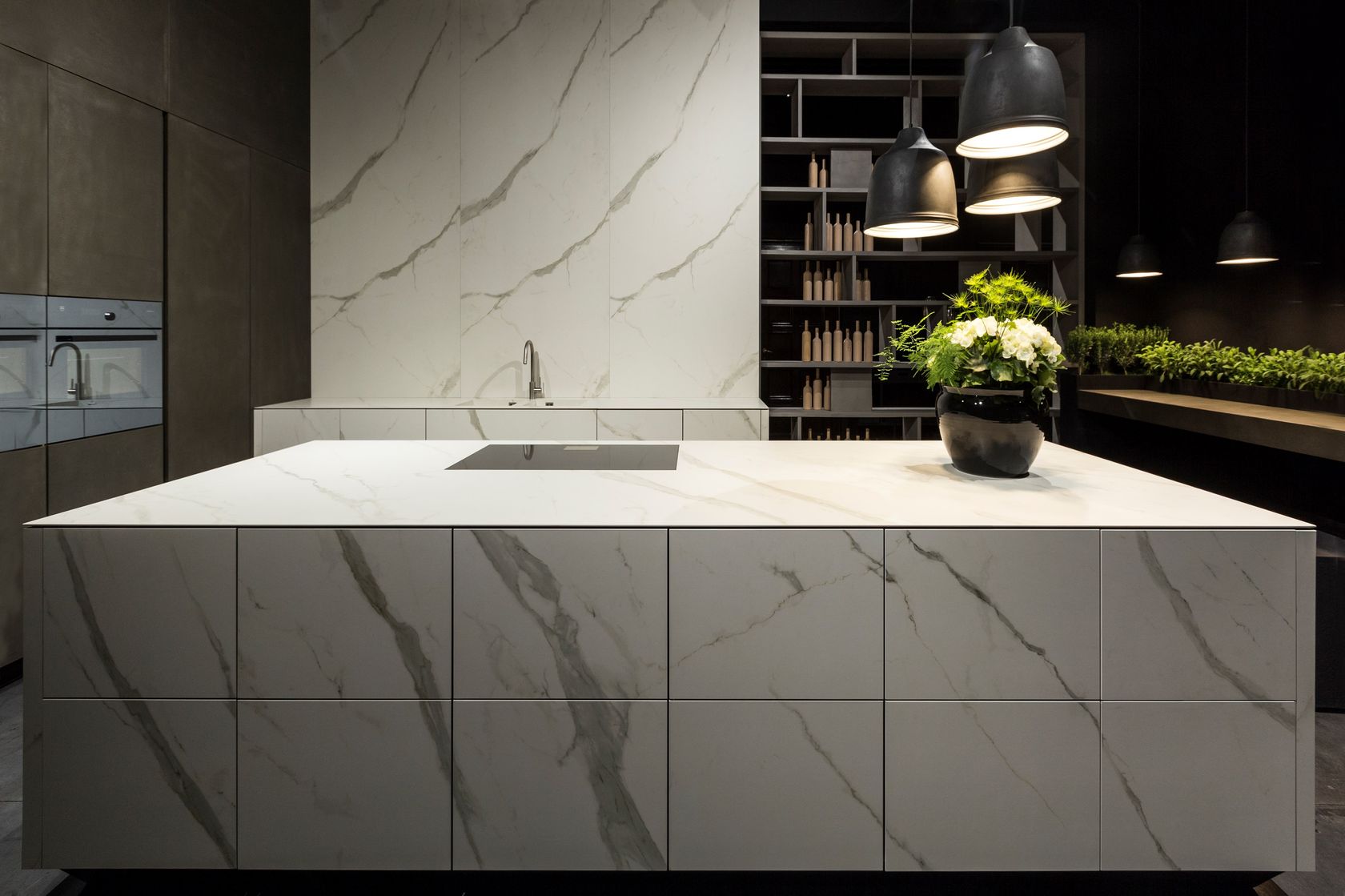 KUBE | Kitchen with island By RIFRA