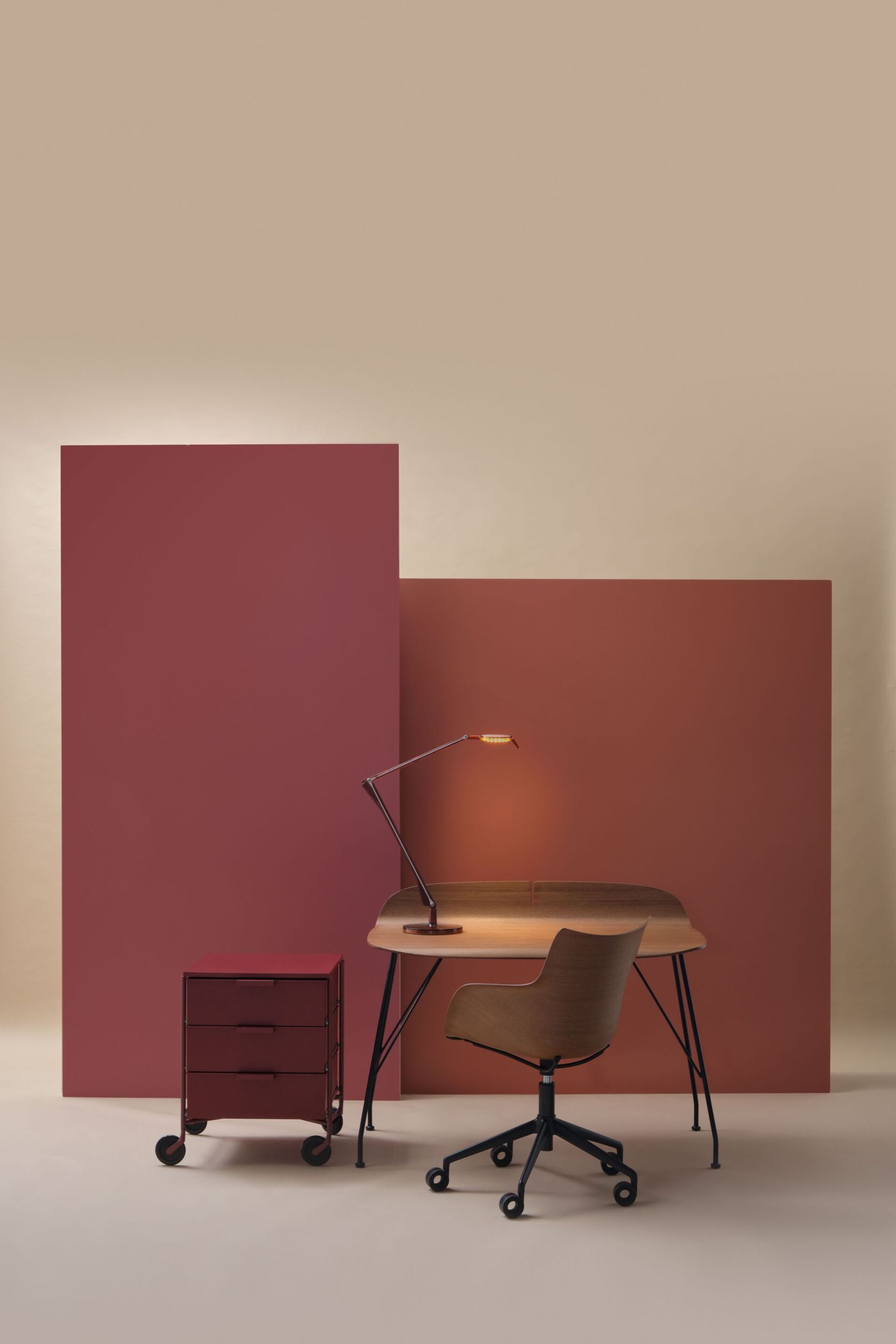 Q/WOOD SOFT Height-adjustable wood veneer chair with integrated cushion ...