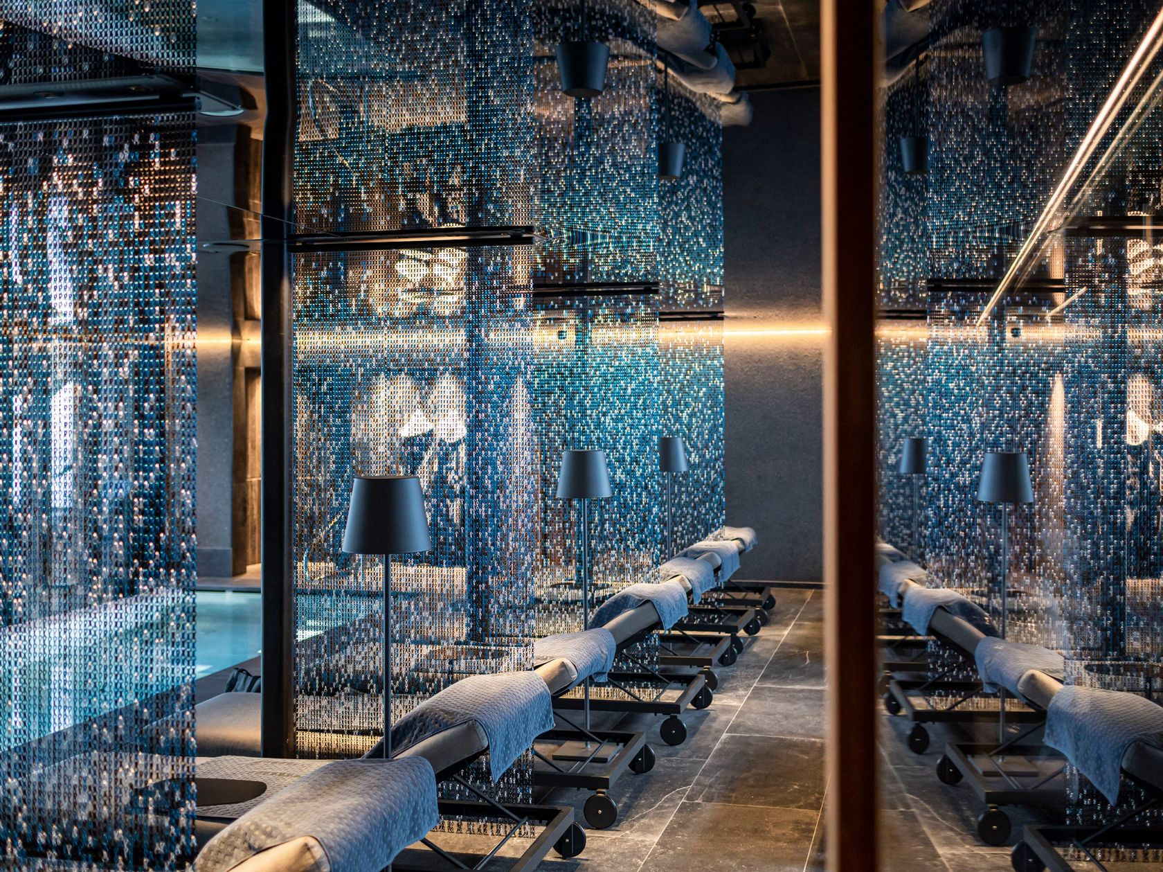 Kriskadecor: Anodised aluminium chains | Archiproducts