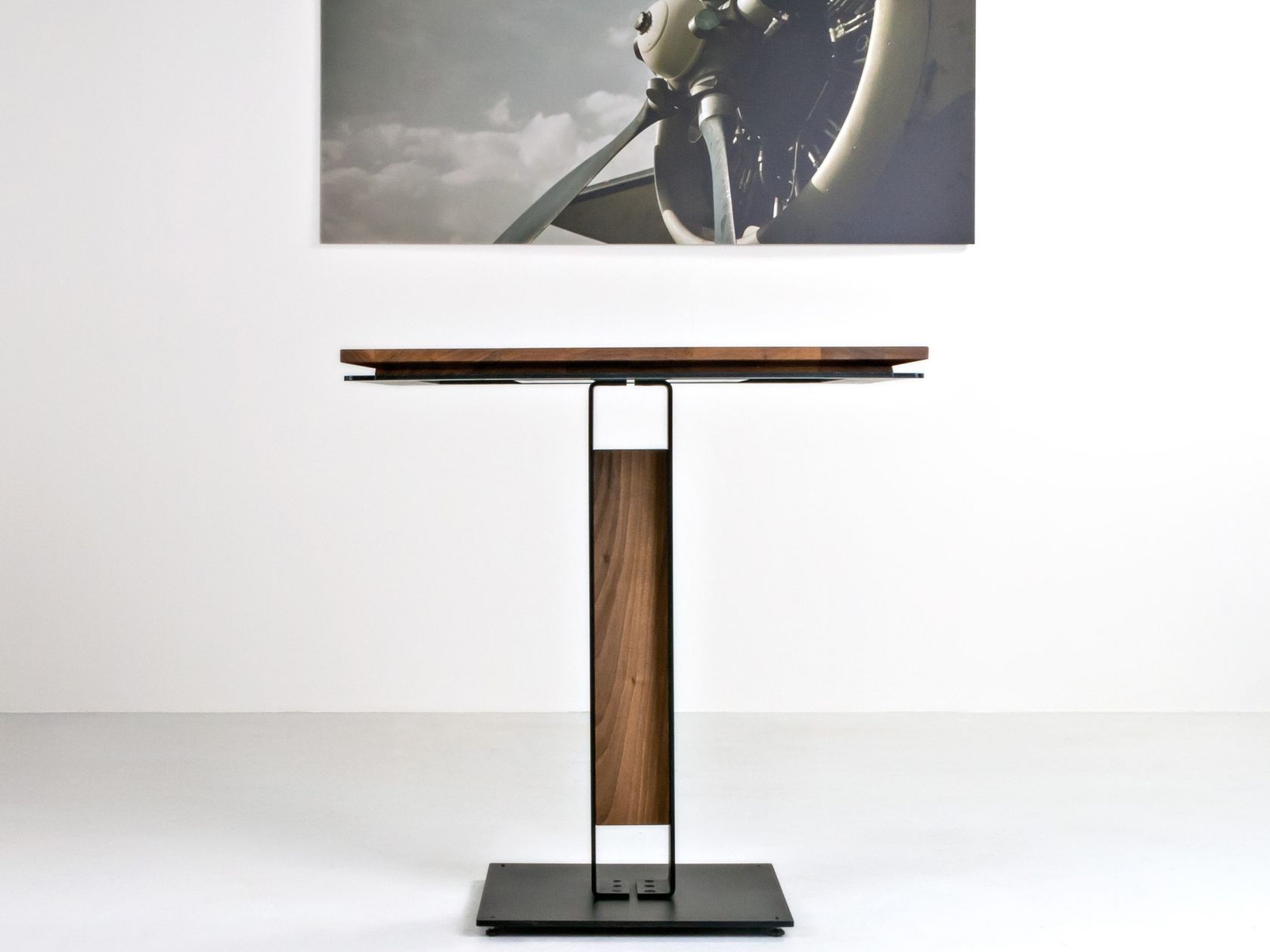 L | Square table By HOOKL und STOOL design Aleksandar Ugresic