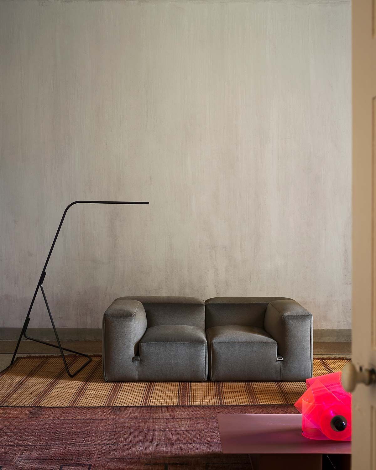 LE MURA Modular fabric sofa By Tacchini | design Mario Bellini