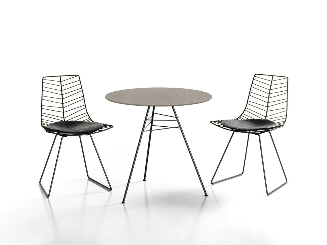 LEAF | Round garden table By arper design Lievore Altherr Molina