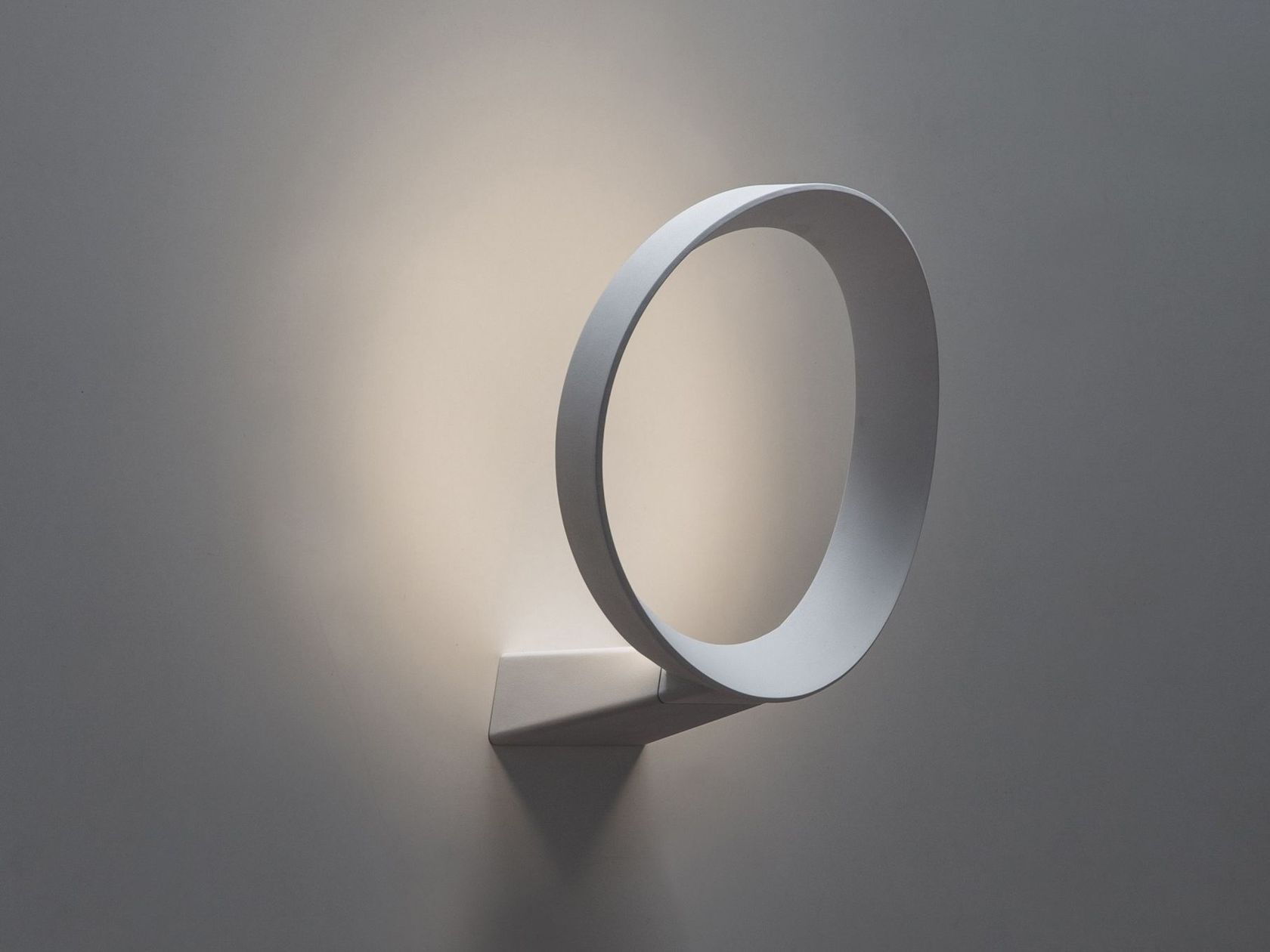 LED+O LED dimmable aluminium wall lamp By Martinelli Luce