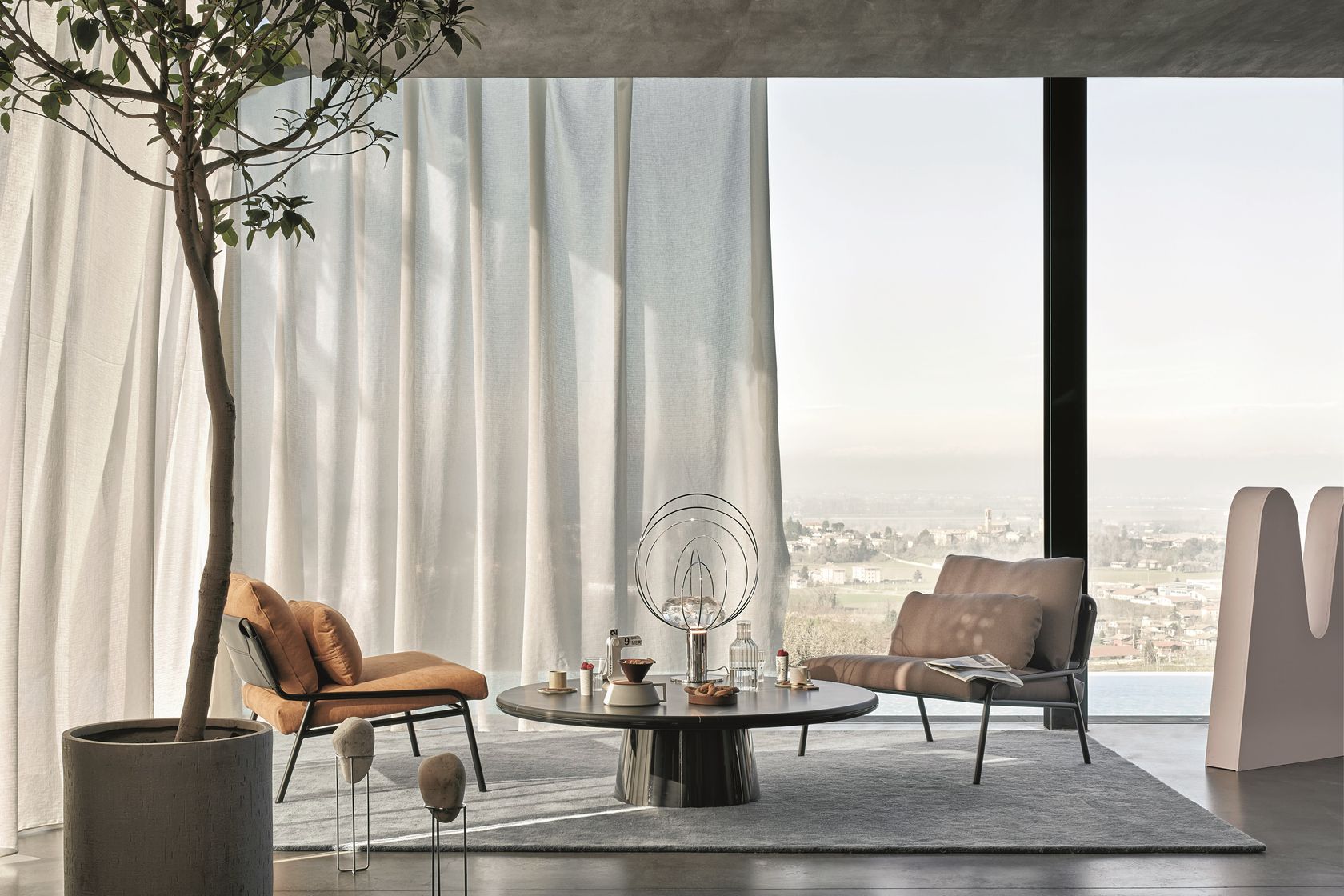 LEON Round marble coffee table By Meridiani | design Andrea Parisio