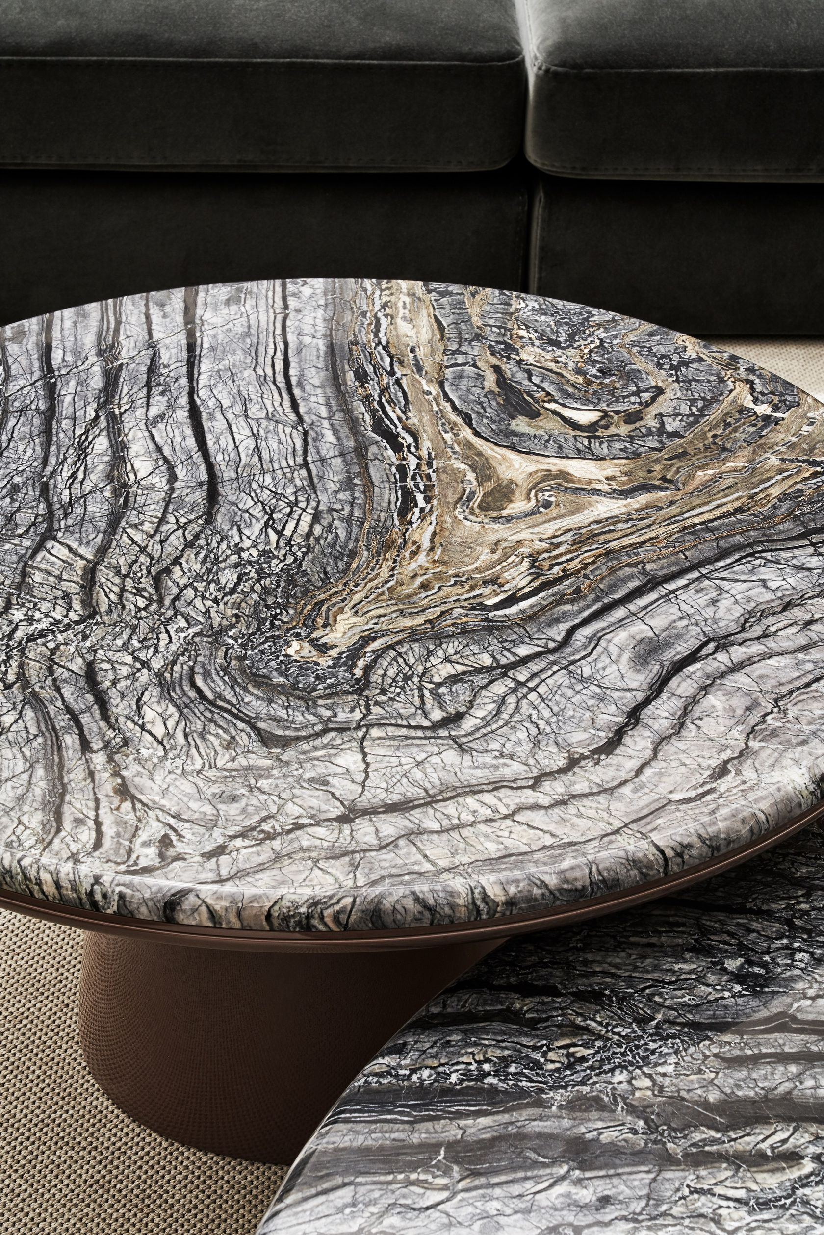 LEON Round marble coffee table By Meridiani | design Andrea Parisio