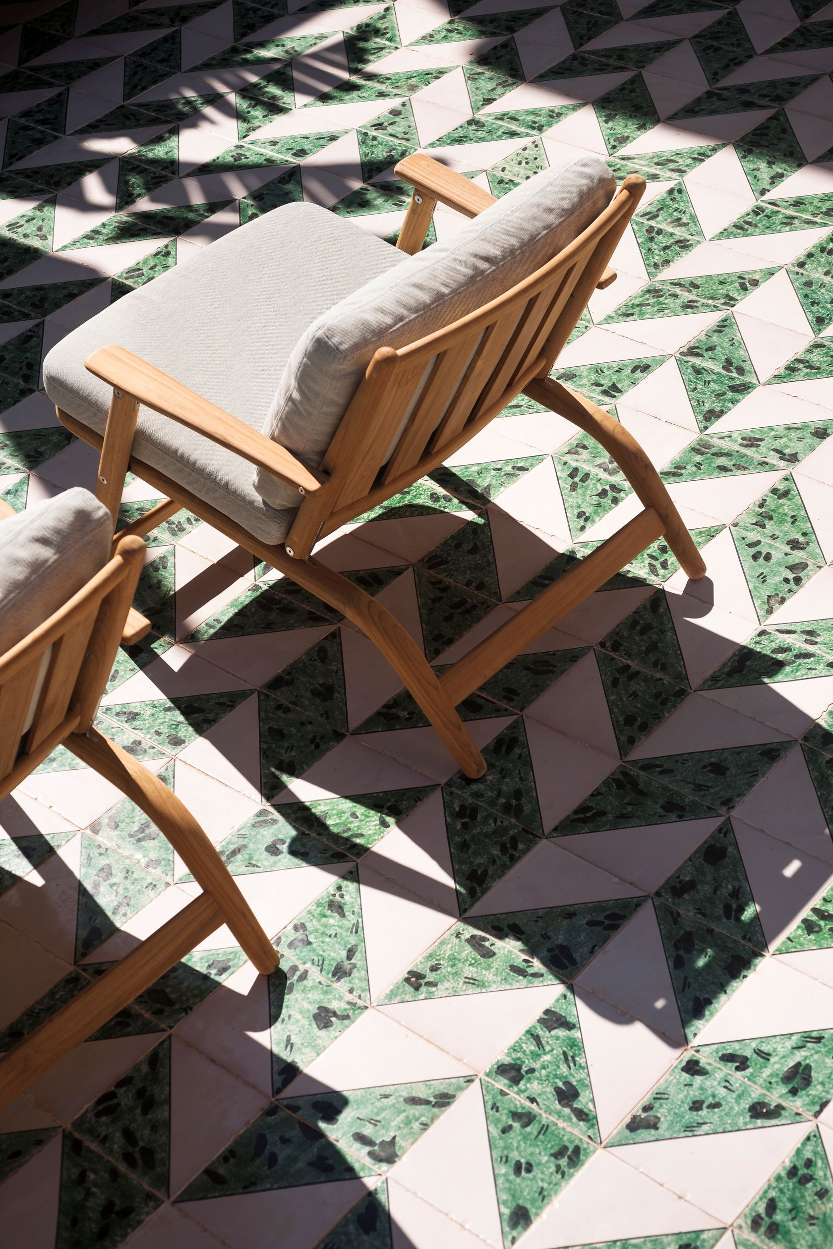 LEVANTE 007 Folding teak deck chair with armrests By RODA | design ...