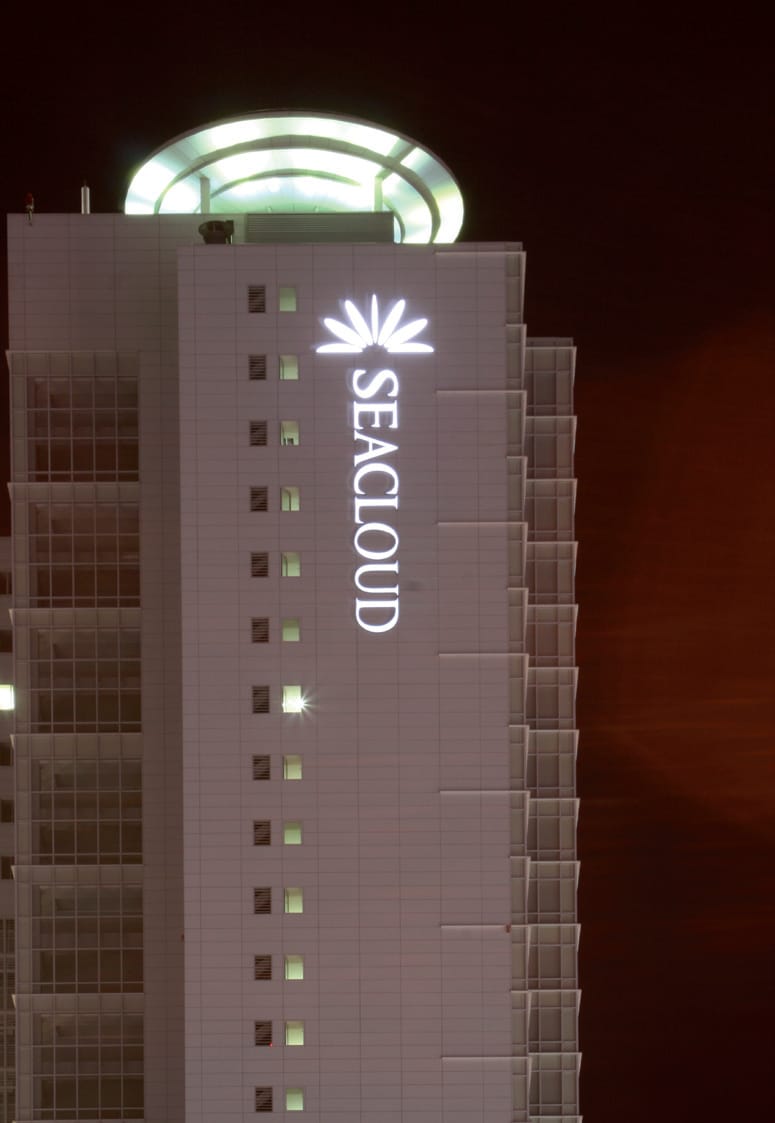 Polycarbonate Sign Sheet LEXAN™ SOLID SIGN SHEET LEXAN™ SOLID SHEET ...