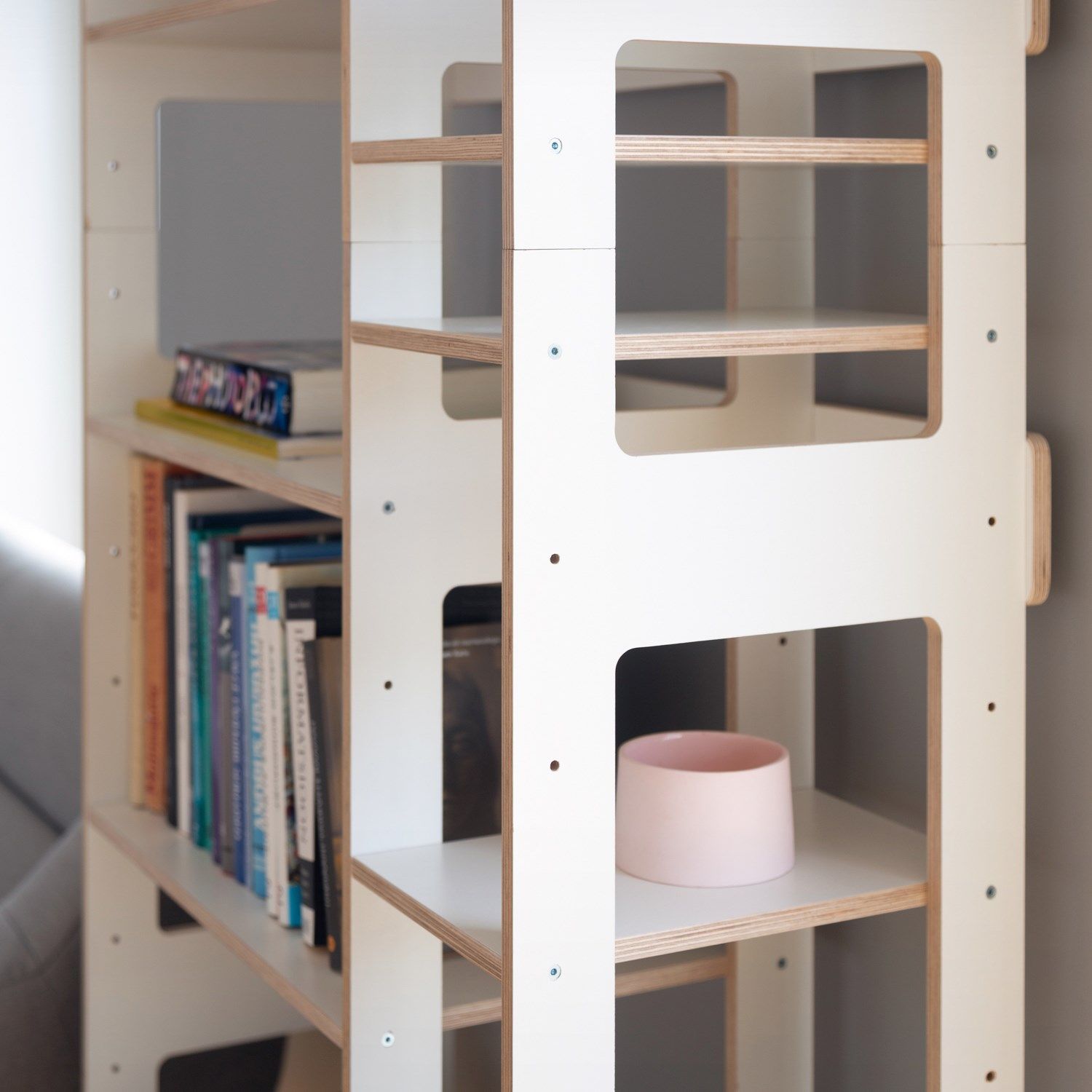 LIFT Open modular shelving unit By Radis