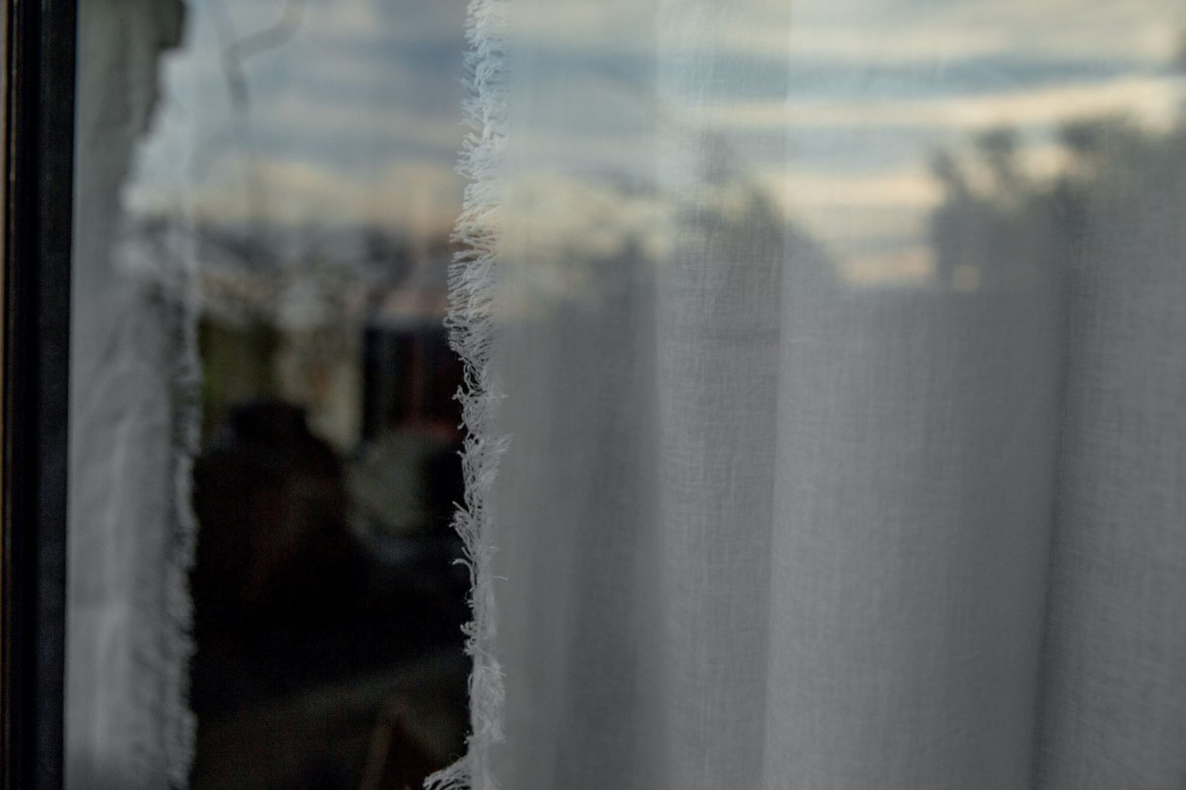 LIGHT Solid-color linen curtain By Élitis