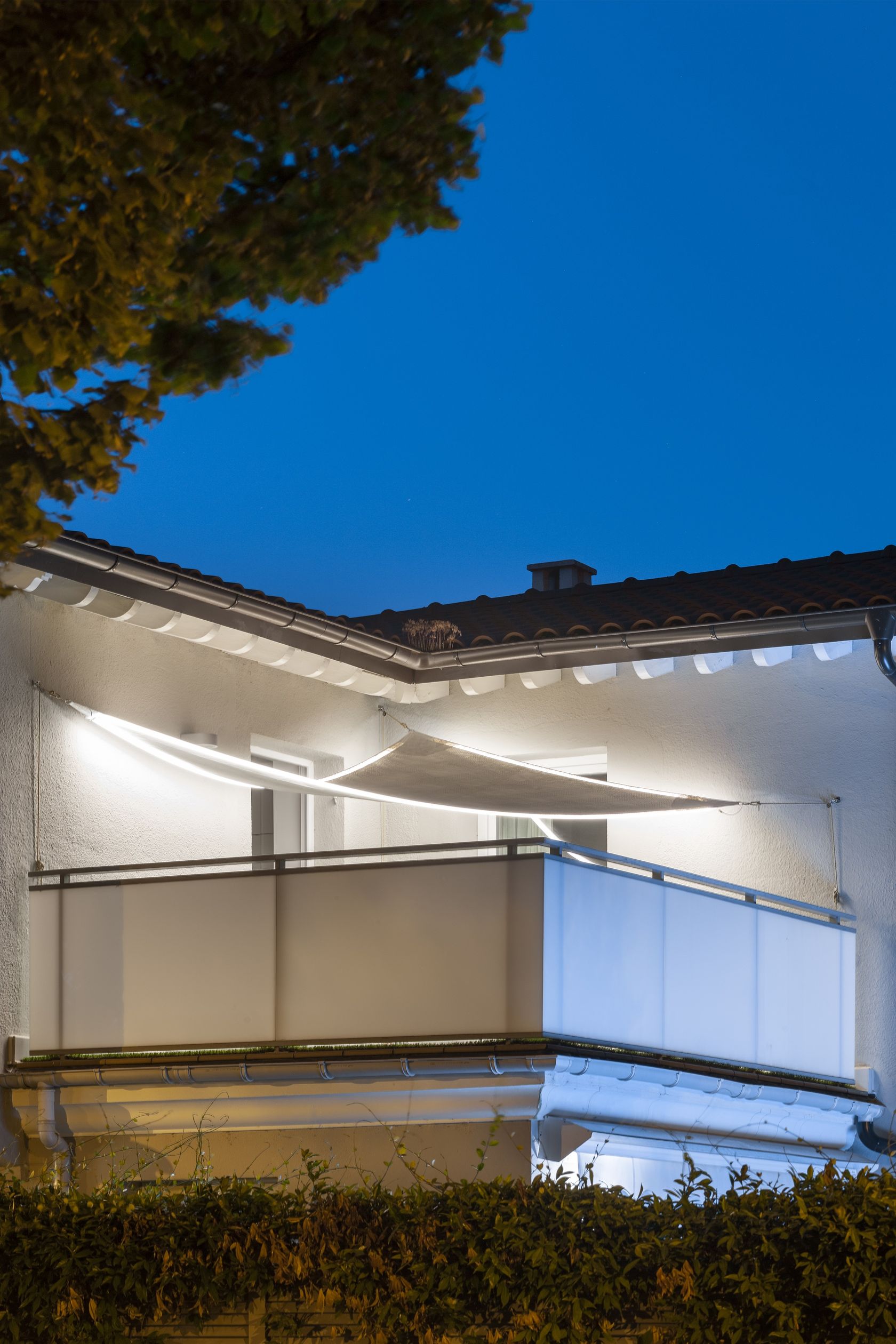 LIGHT SAIL Recovered sail shade sail with integrated lighting By DVELAS