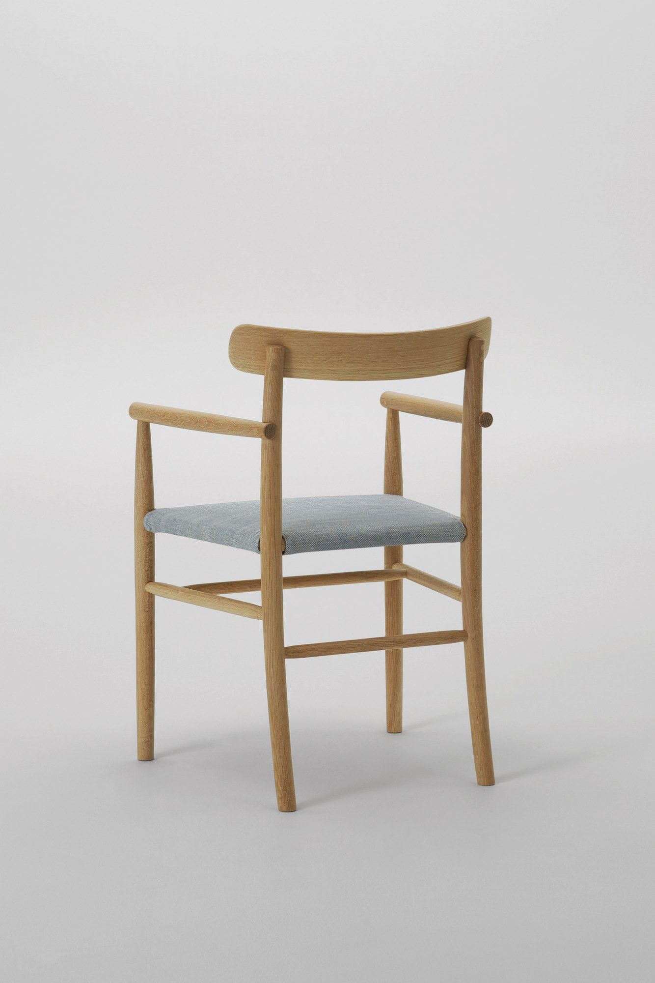 Chaise en chêne avec accoudoirs avec coussin intégré LIGHTWOOD 2511-31 ...