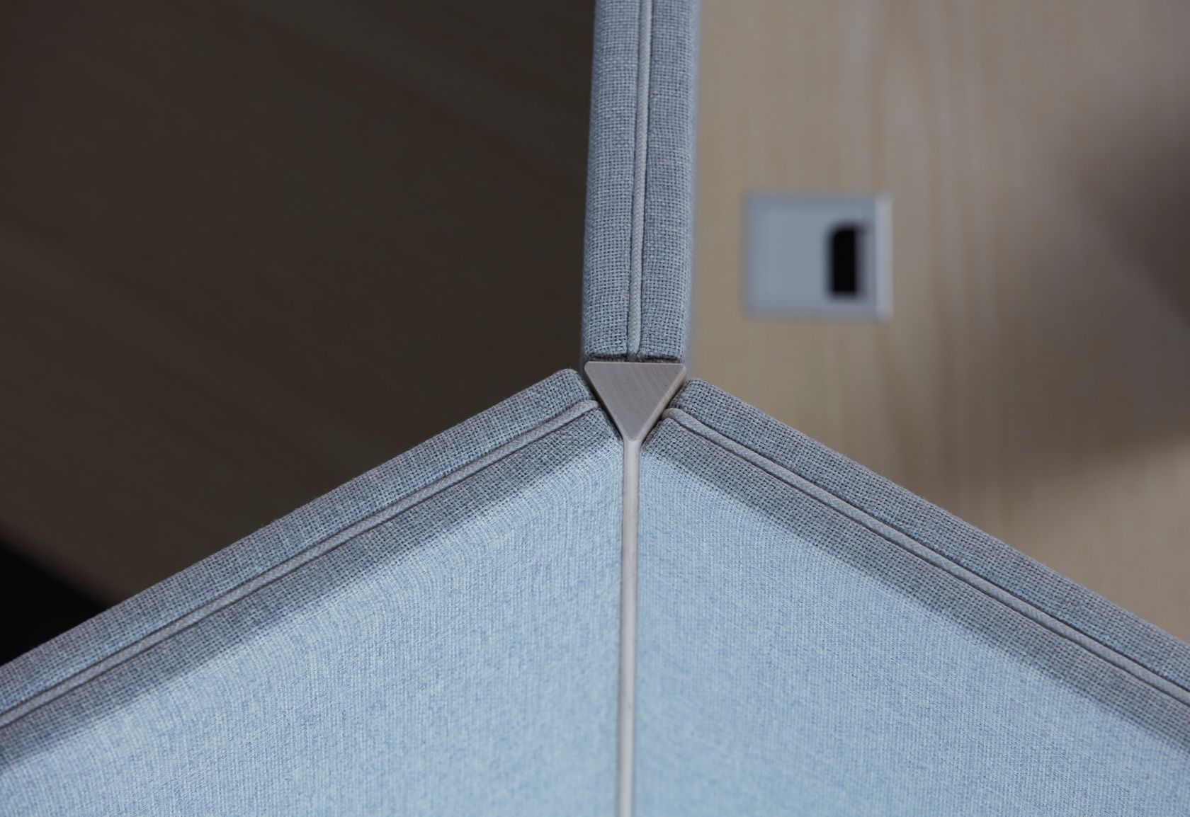 LIMBUS HEXAGON WORK BOOTH | Office desk with desk screens By Glimakra ...