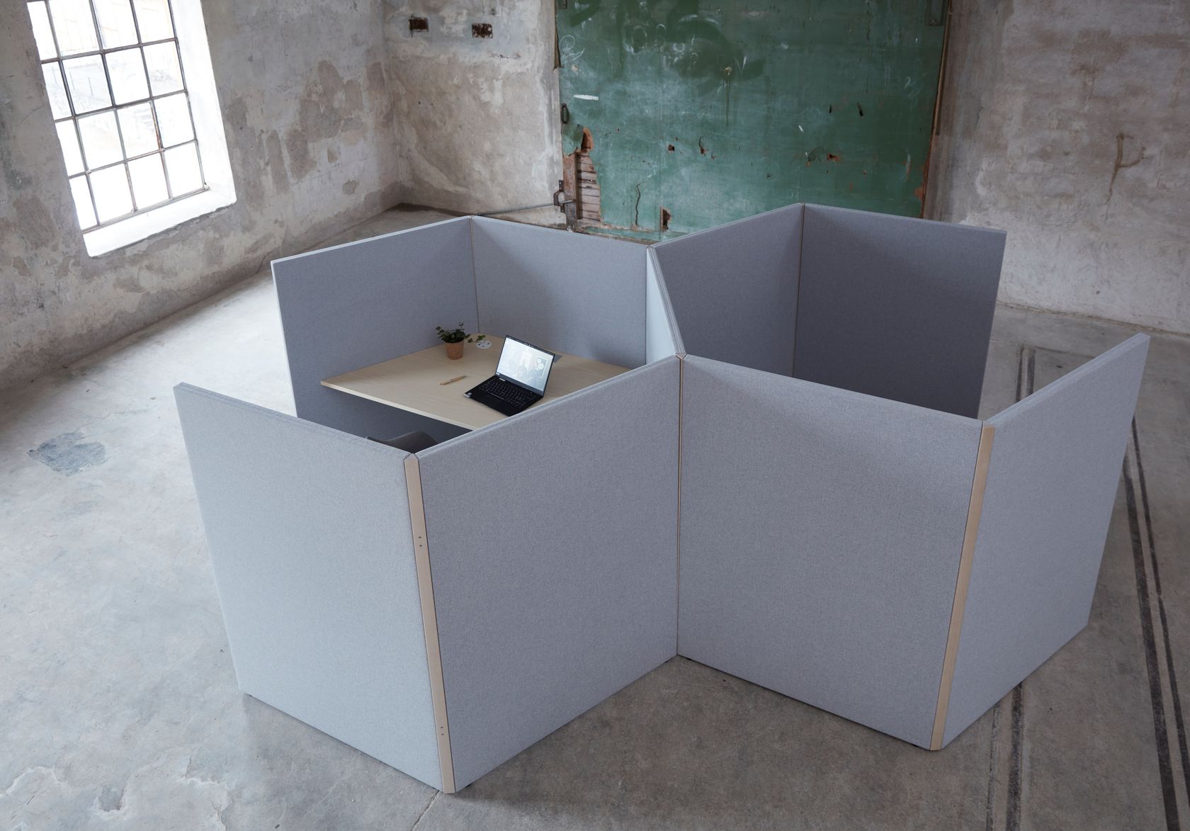 LIMBUS HEXAGON WORK BOOTH | Office desk with desk screens By Glimakra ...