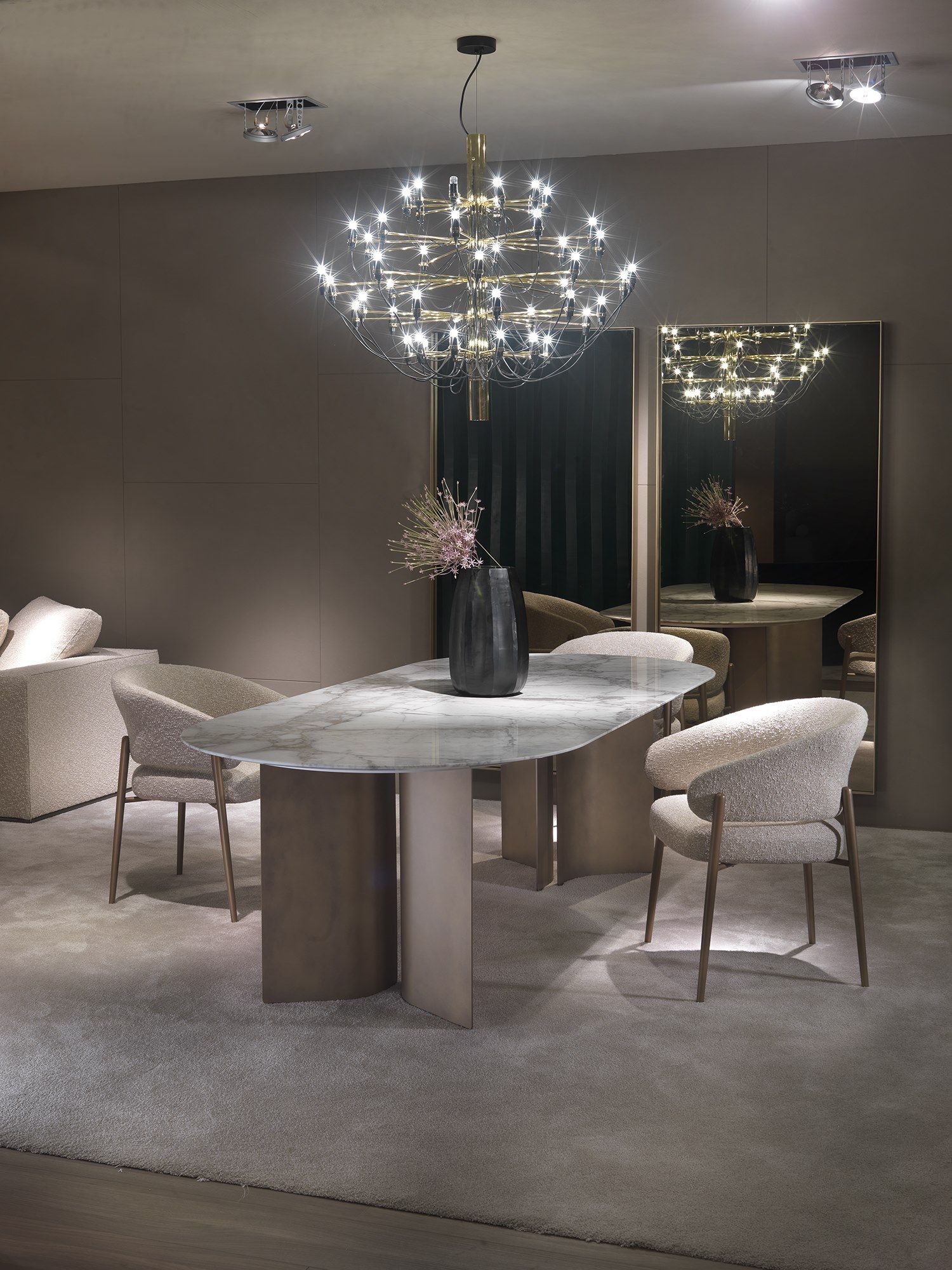 LINDA 椅子 By Marelli | design Luca Erba