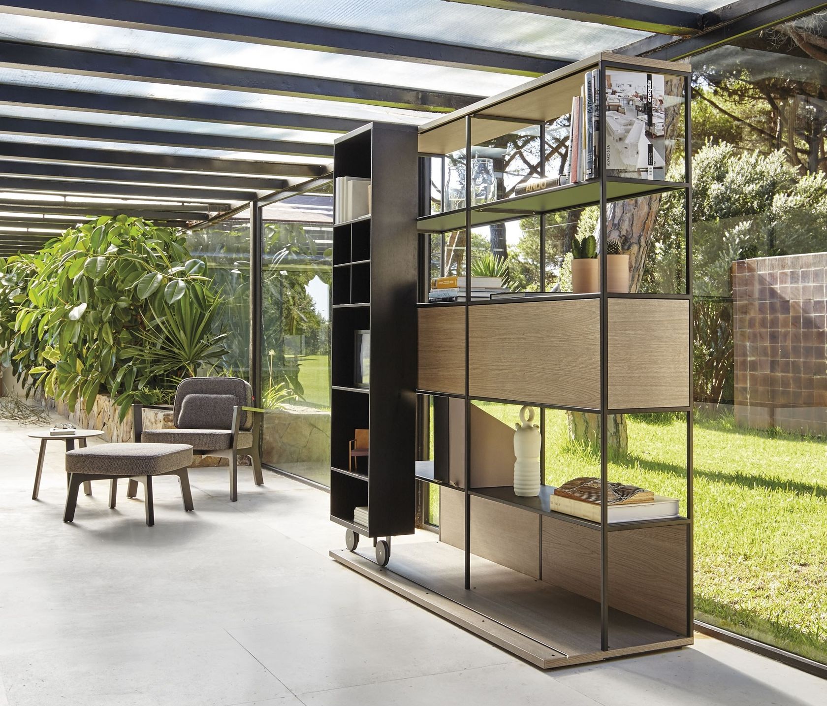 LITERATURA OPEN Bibliothèque ouverte en bois à roulettes By Punt ...