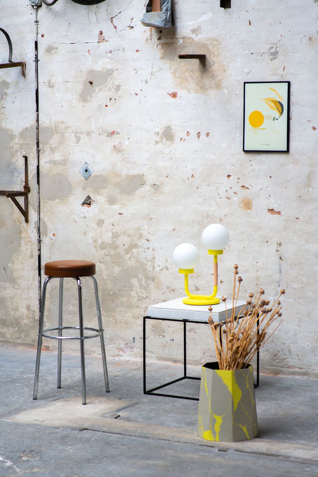 LITTLE DARLING Table lamp By Swedish Ninja