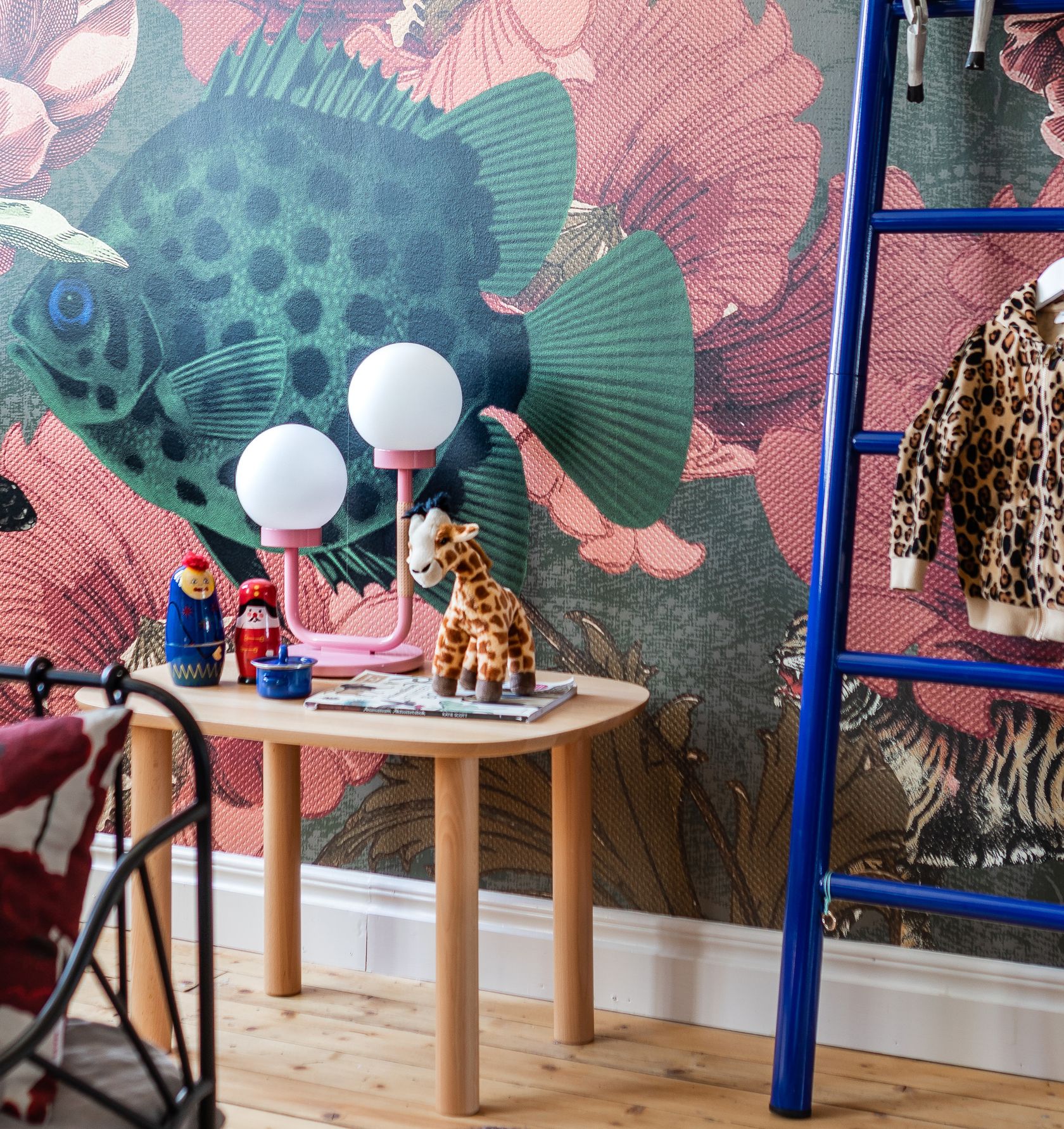 LITTLE DARLING Table lamp By Swedish Ninja