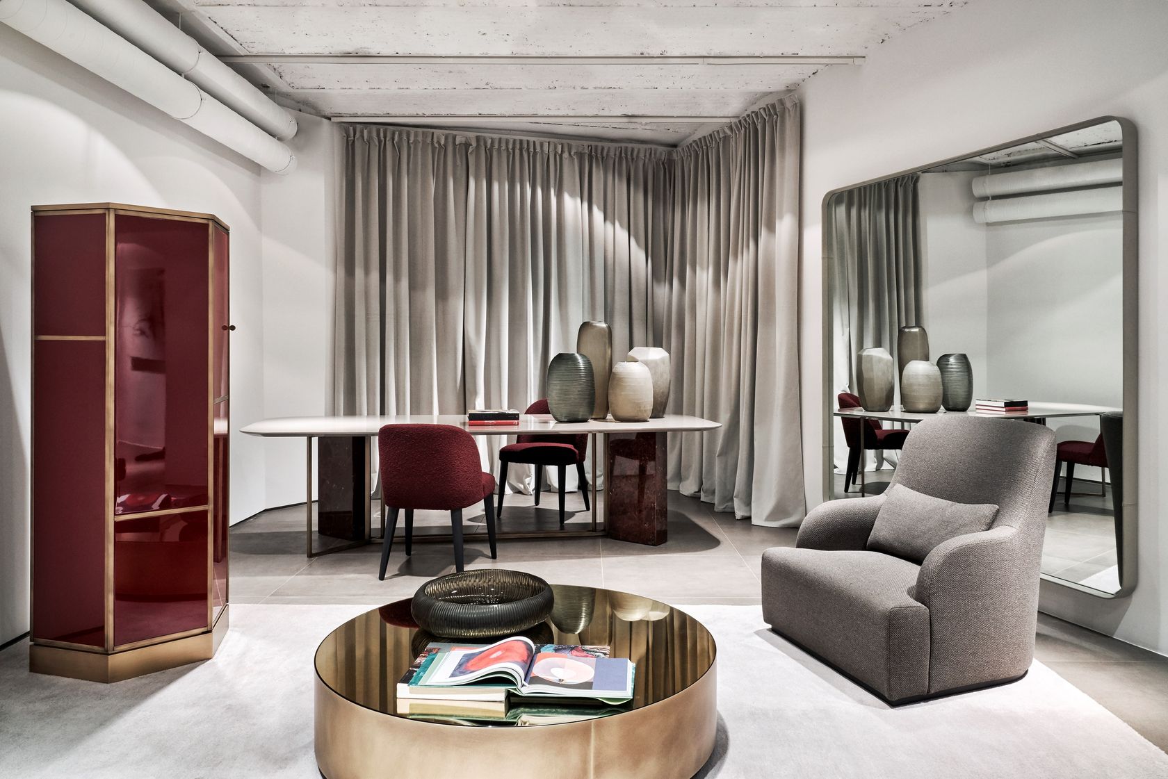 Poltrona bergere imbottita in tessuto LIU SKIN - Meridiani