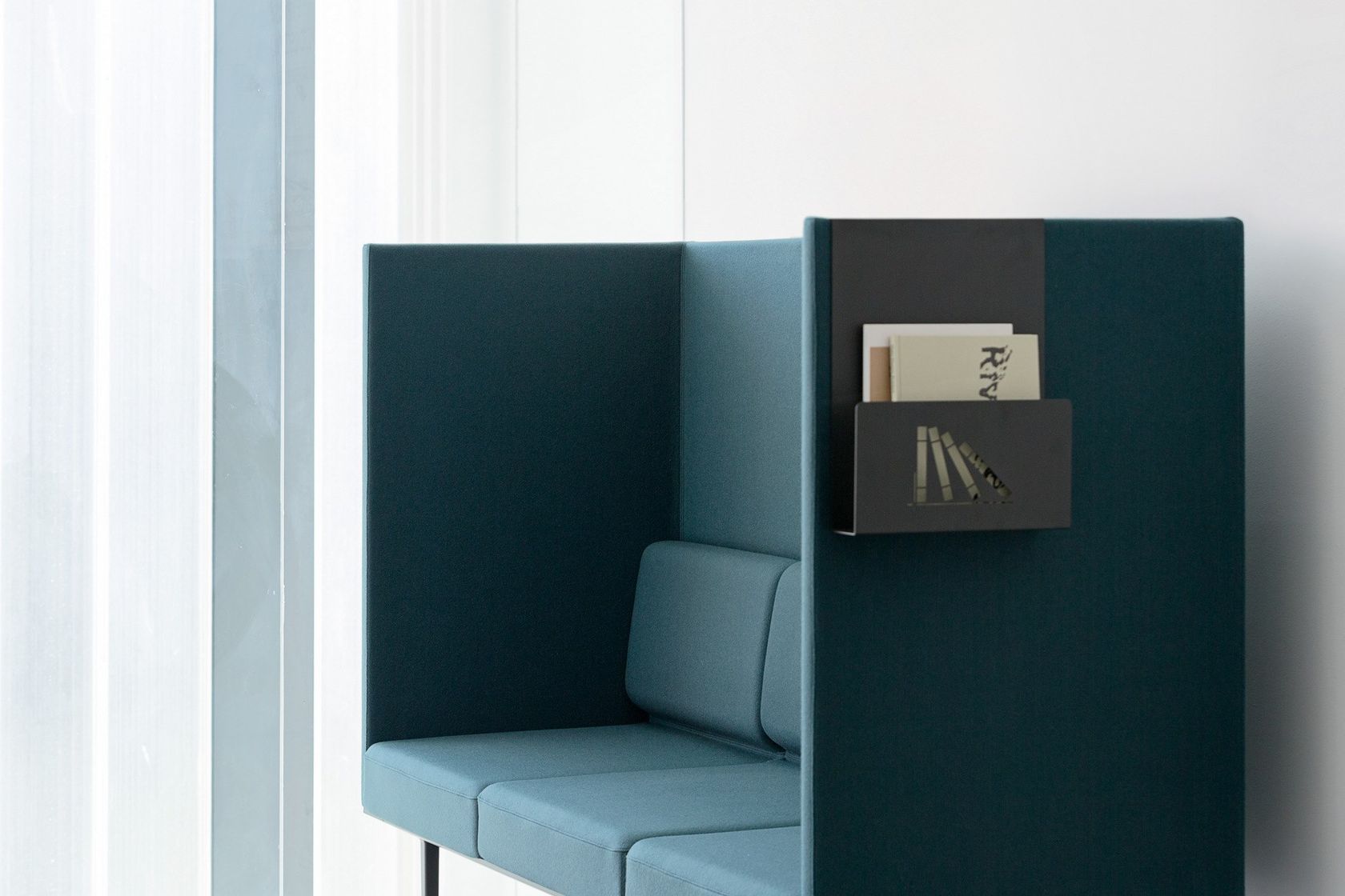 LONGO | Sofá con respaldo alto Colección Longo By ACTIU diseño Ramos ...