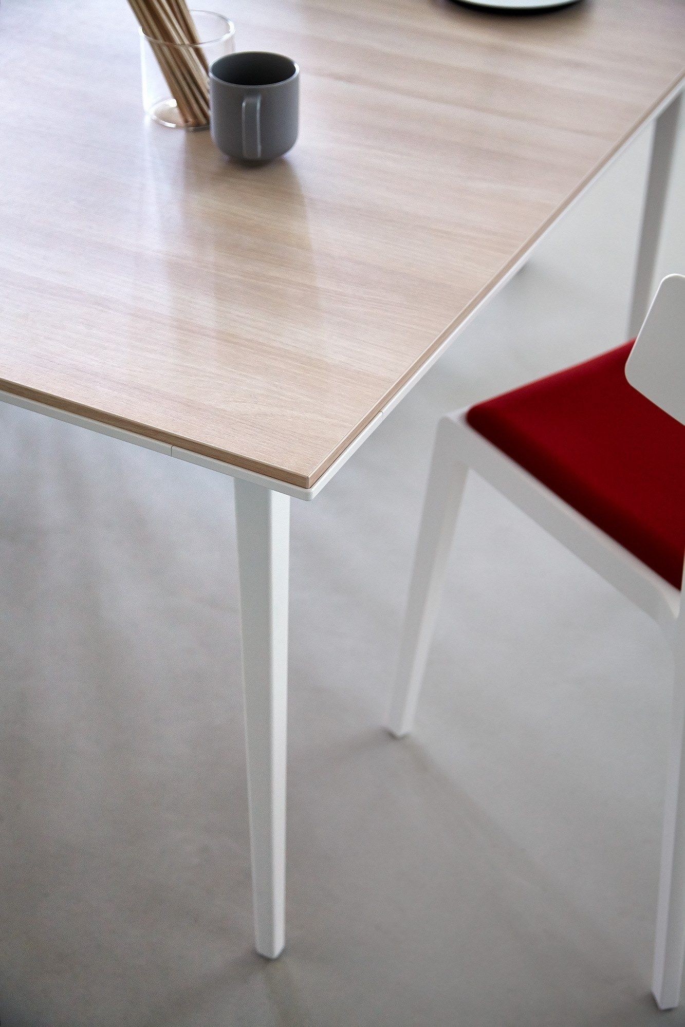 LONGO | Rectangular writing desk By ACTIU design Ramos&Bassols