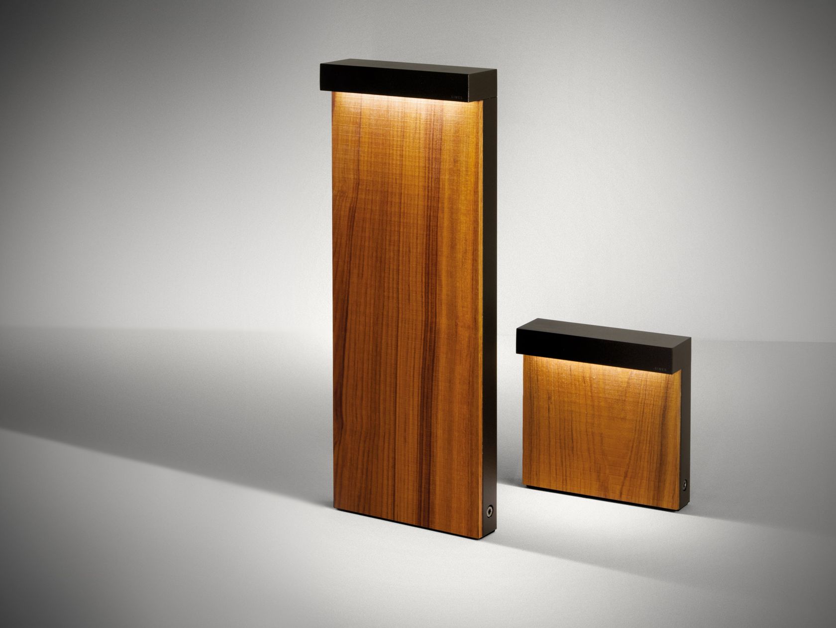 LOOK WOOD | Bollard light By SIMES