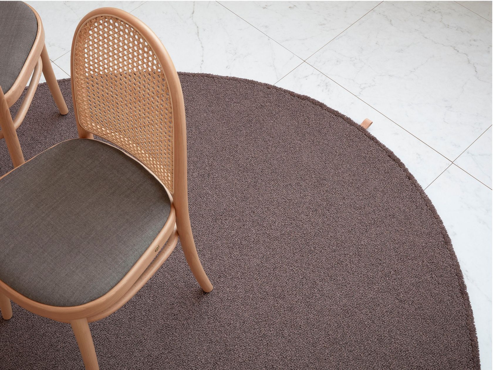 Hand tufted bouclé rug in pure wool LOOP MELANGE By Kasthall