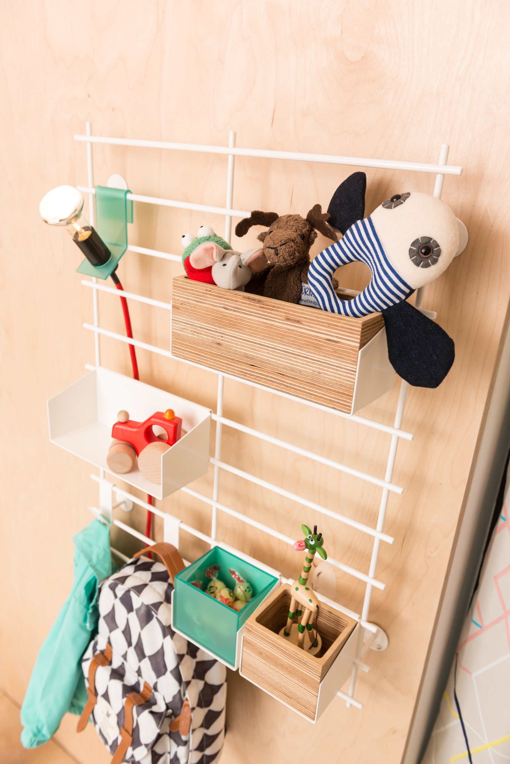 LOOPHOLES THE GRID.02 Metal storage grid By Atelier Belge