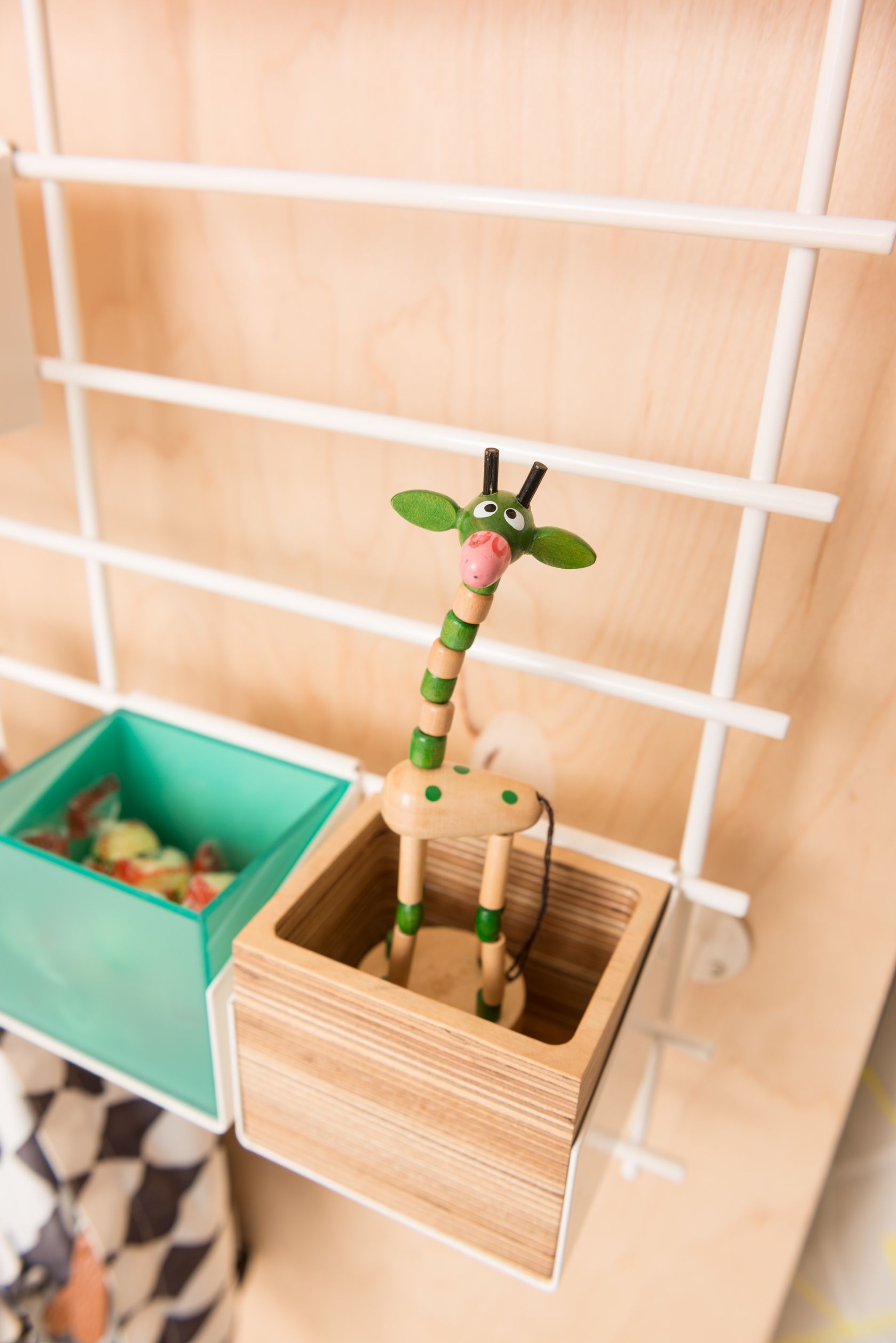 LOOPHOLES THE GRID.02 Metal storage grid By Atelier Belge