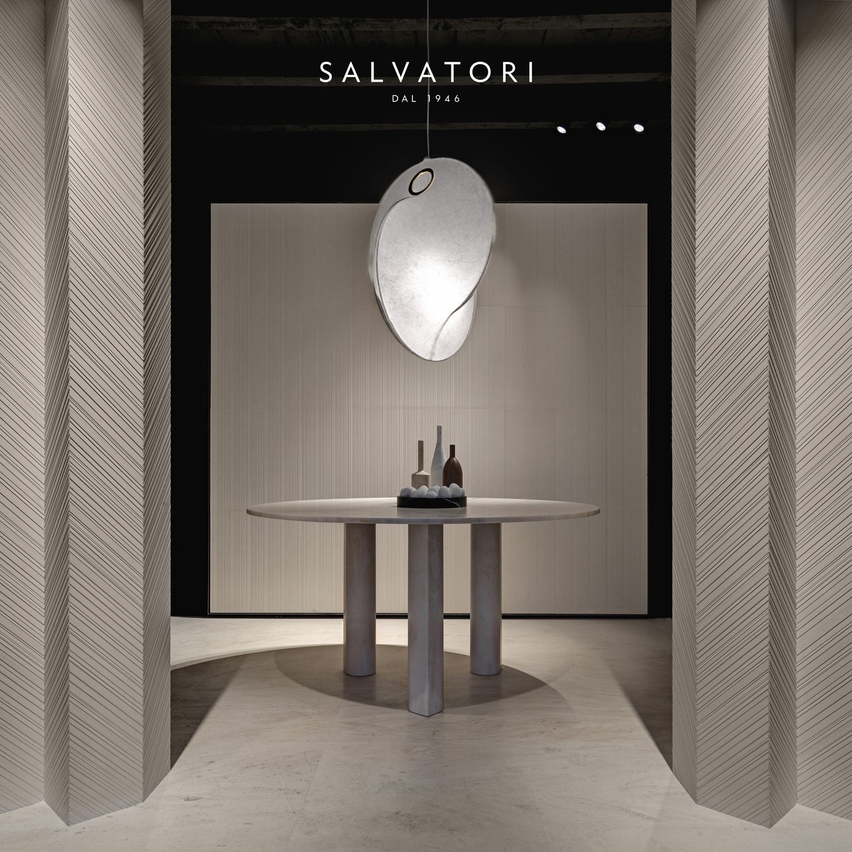 LOVE ME, LOVE ME NOT Round marble dining table By Salvatori | design ...