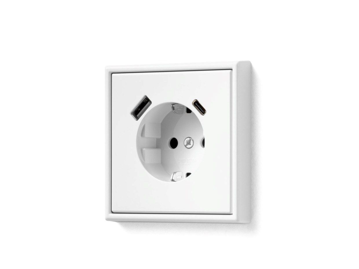 LS 990 USB A+C | Plastic electrical socket Plastic electrical outlet ...