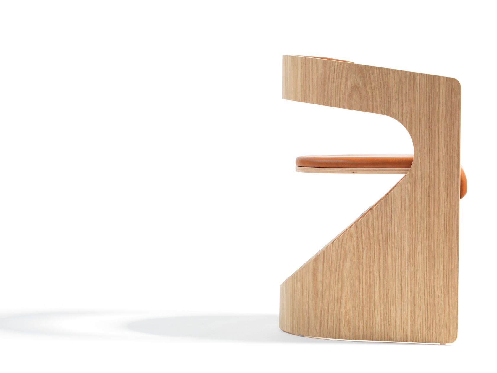 LUCKY Chair with armrests By Blå Station