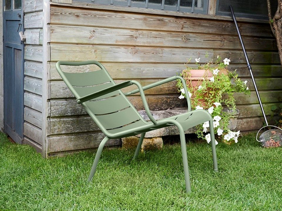 LUXEMBOURG Stackable aluminium garden armchair with armrests By Fermob ...