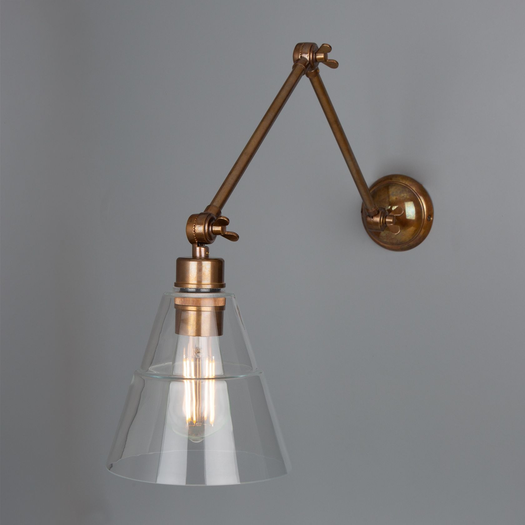 LYX ADJUSTABLE POSTER LIGHT Wall lamp By Mullan Lighting