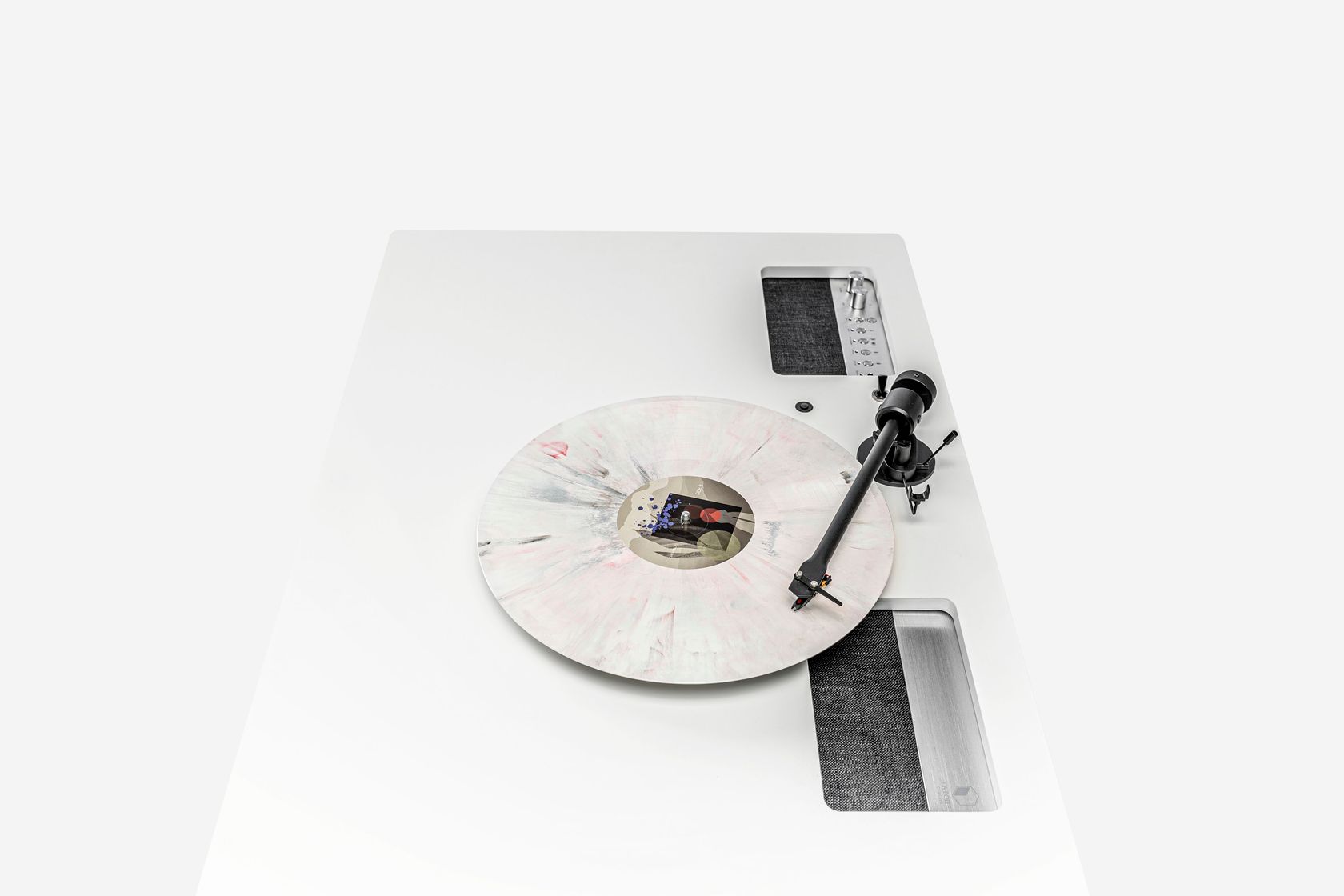 LX X TURNTABLE OAK Speaker By La Boite concept