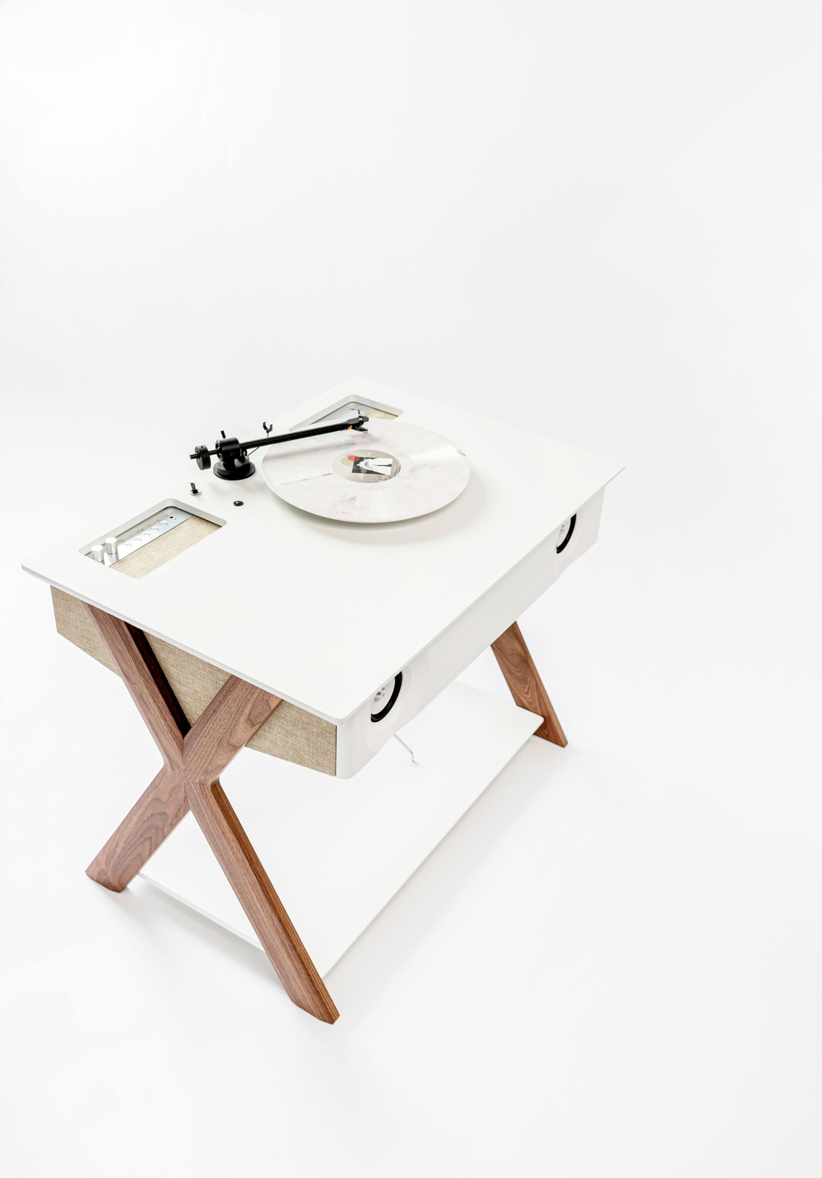 LX X TURNTABLE WALNUT Speaker By La Boite Concept