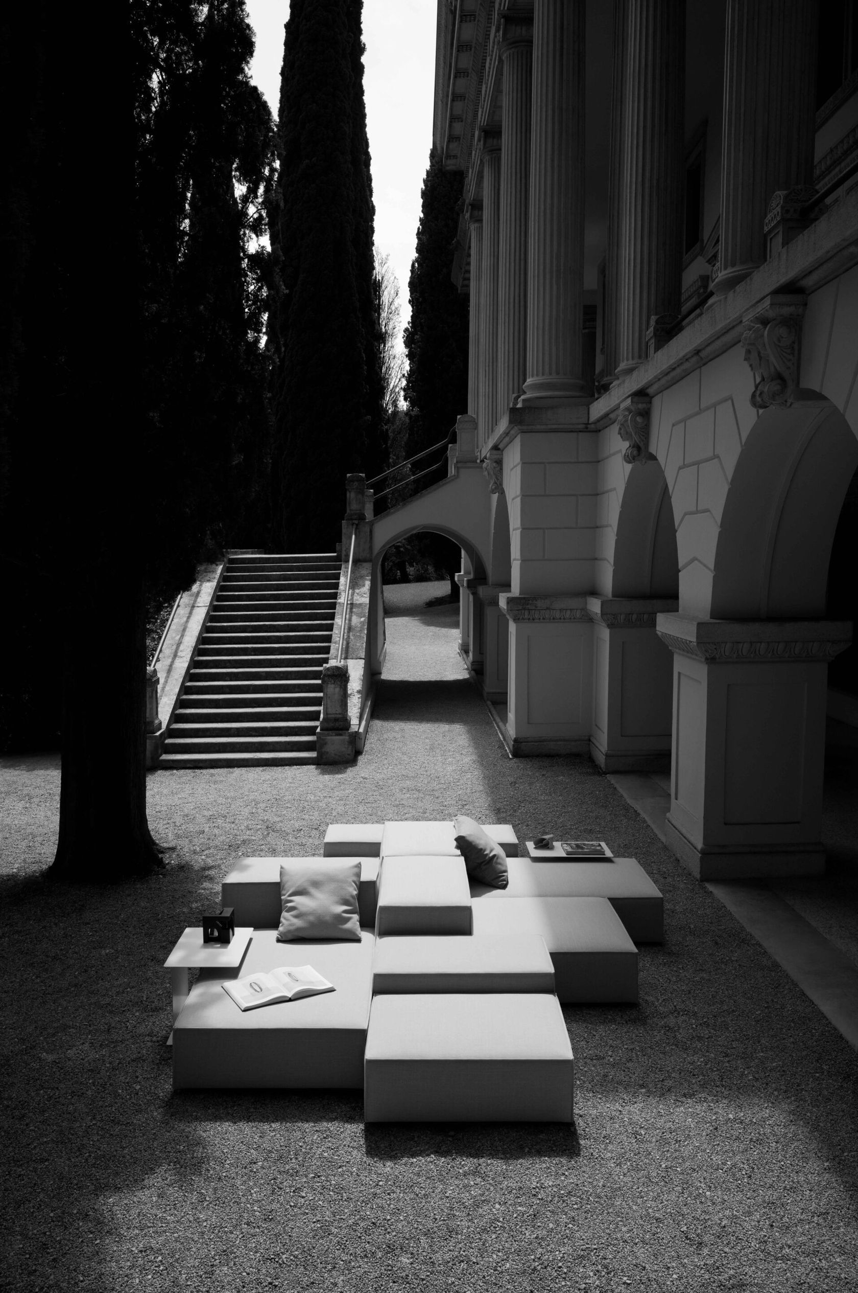 EXTRASOFT Modular sofa By Living Divani | design Piero Lissoni