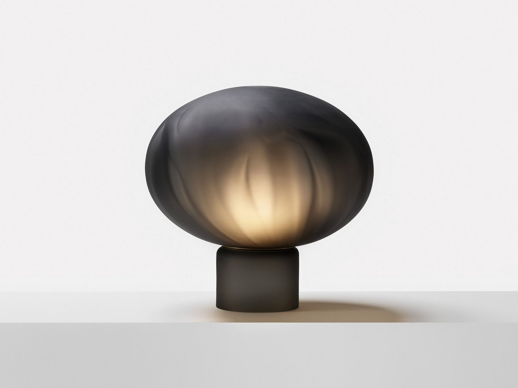MÉNE | LED table lamp By Ross Gardam