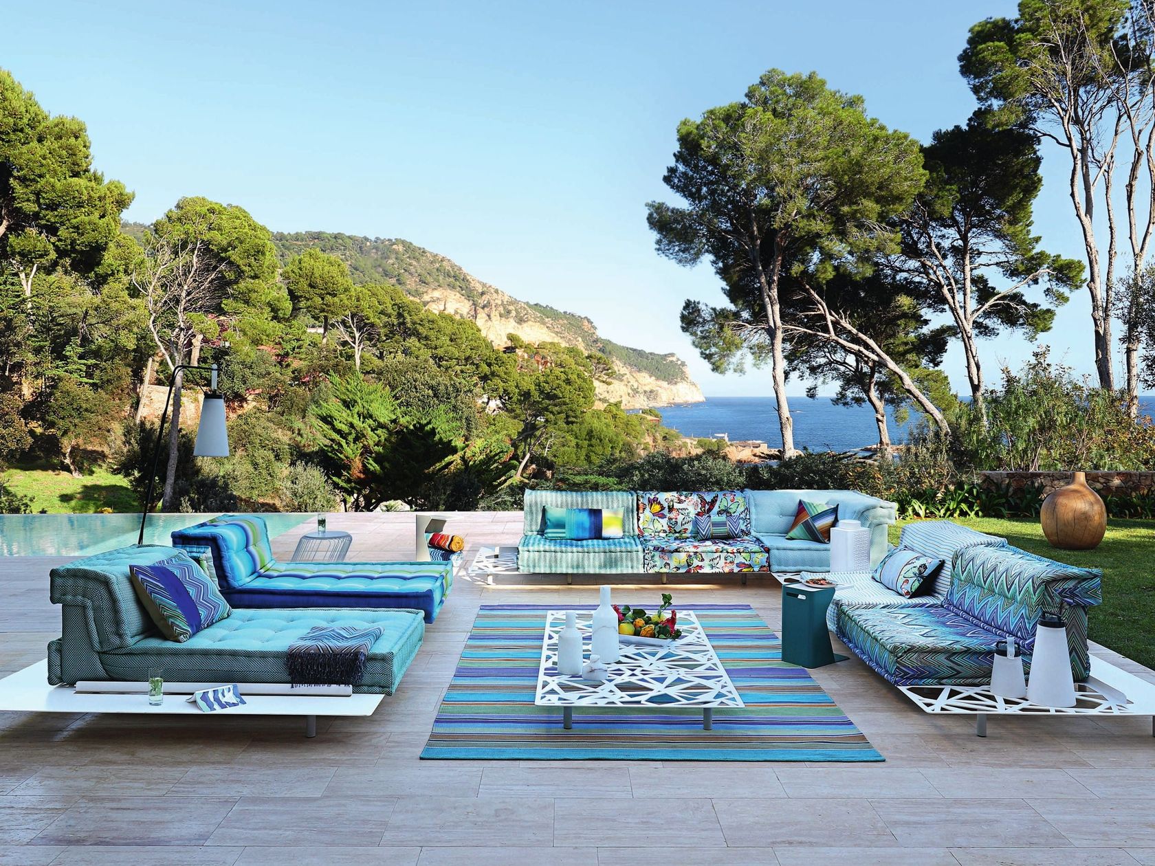 MAH JONG OUTDOOR Outdoor sectional modular sofa By Roche Bobois
