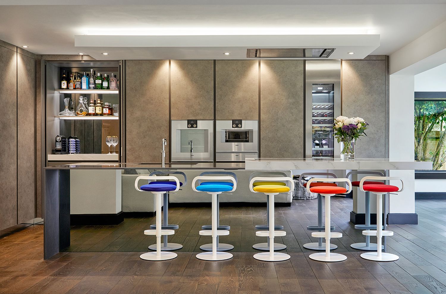 MAK Stool height-adjustable with footrest By Lapalma | design Patrick Norguet