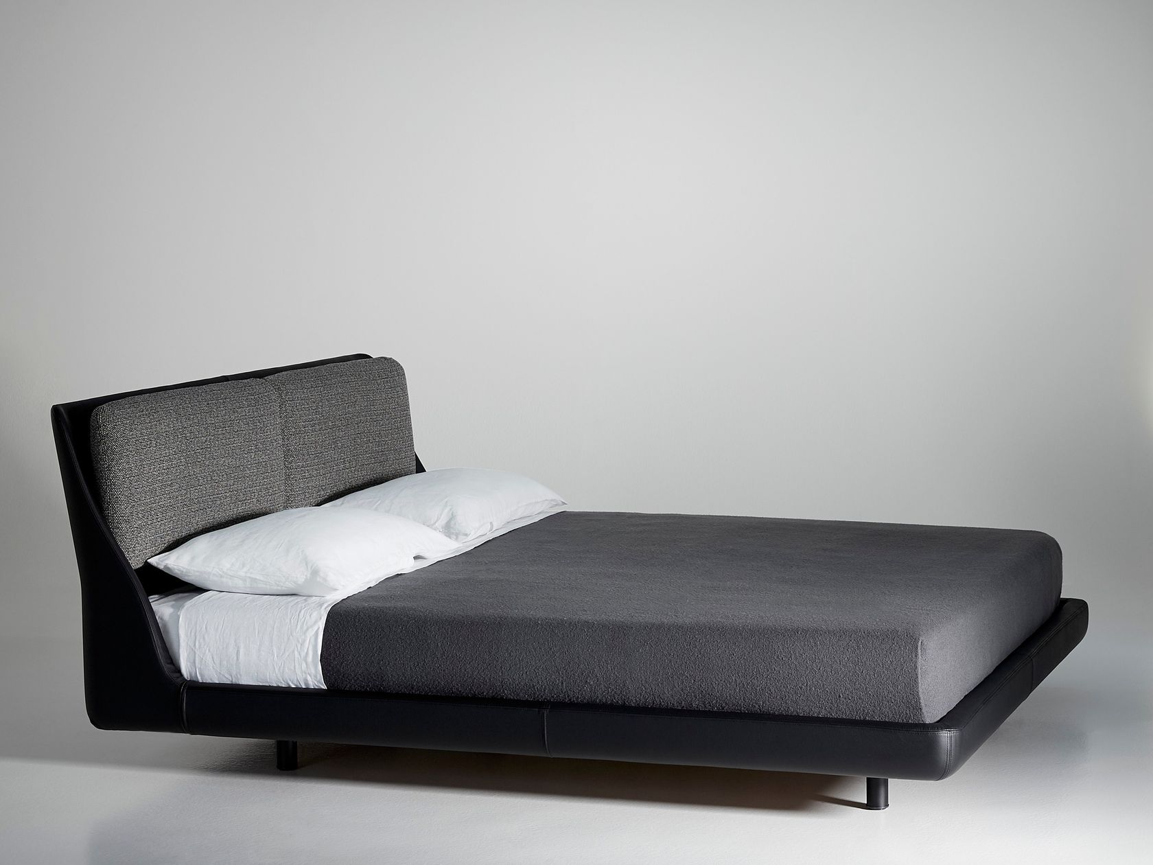 MAKURA Bed By Porro | design Piero Lissoni