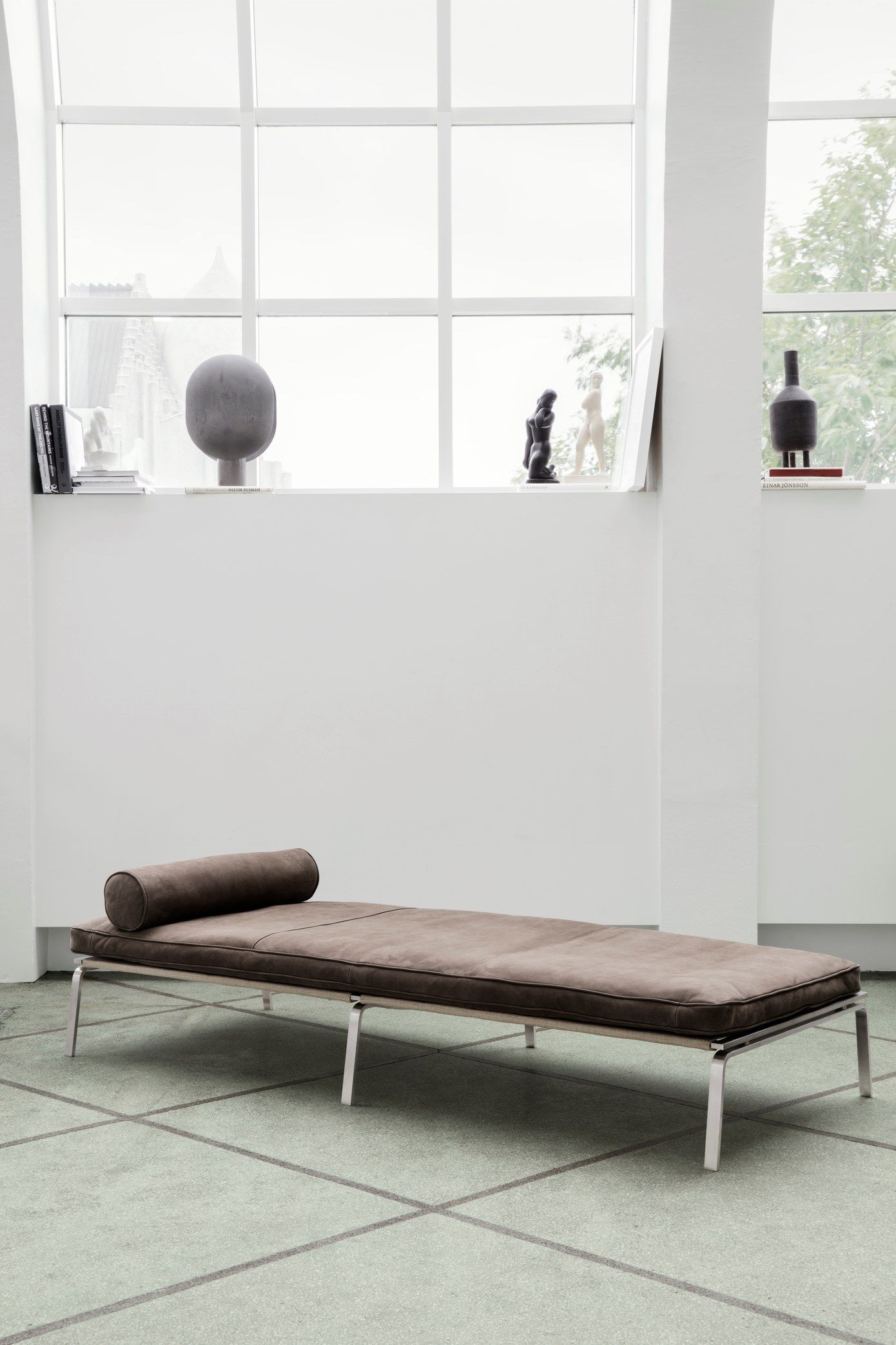 MAN Upholstered leather day bed By NORR11 | design Knut Bendik Humlevik ...