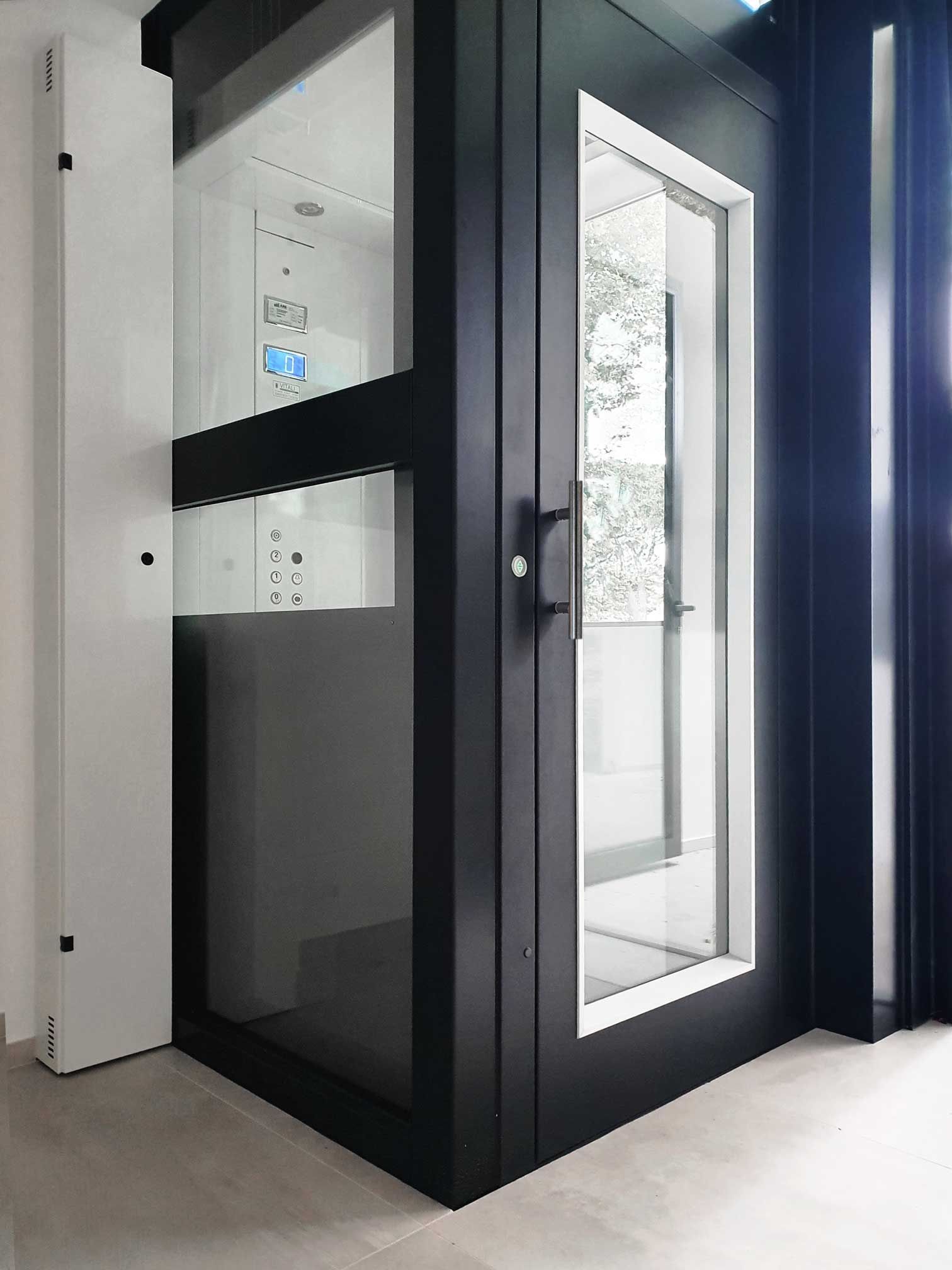 MANGUSTA Platform lift By A.R.E.