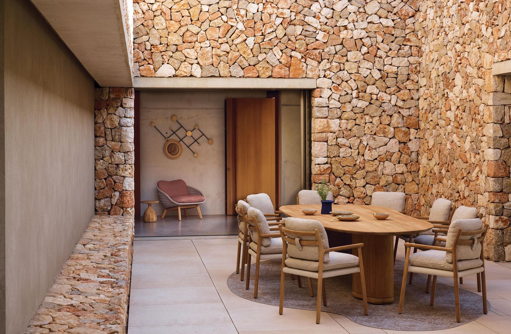 OGADO Table By MANUTTI