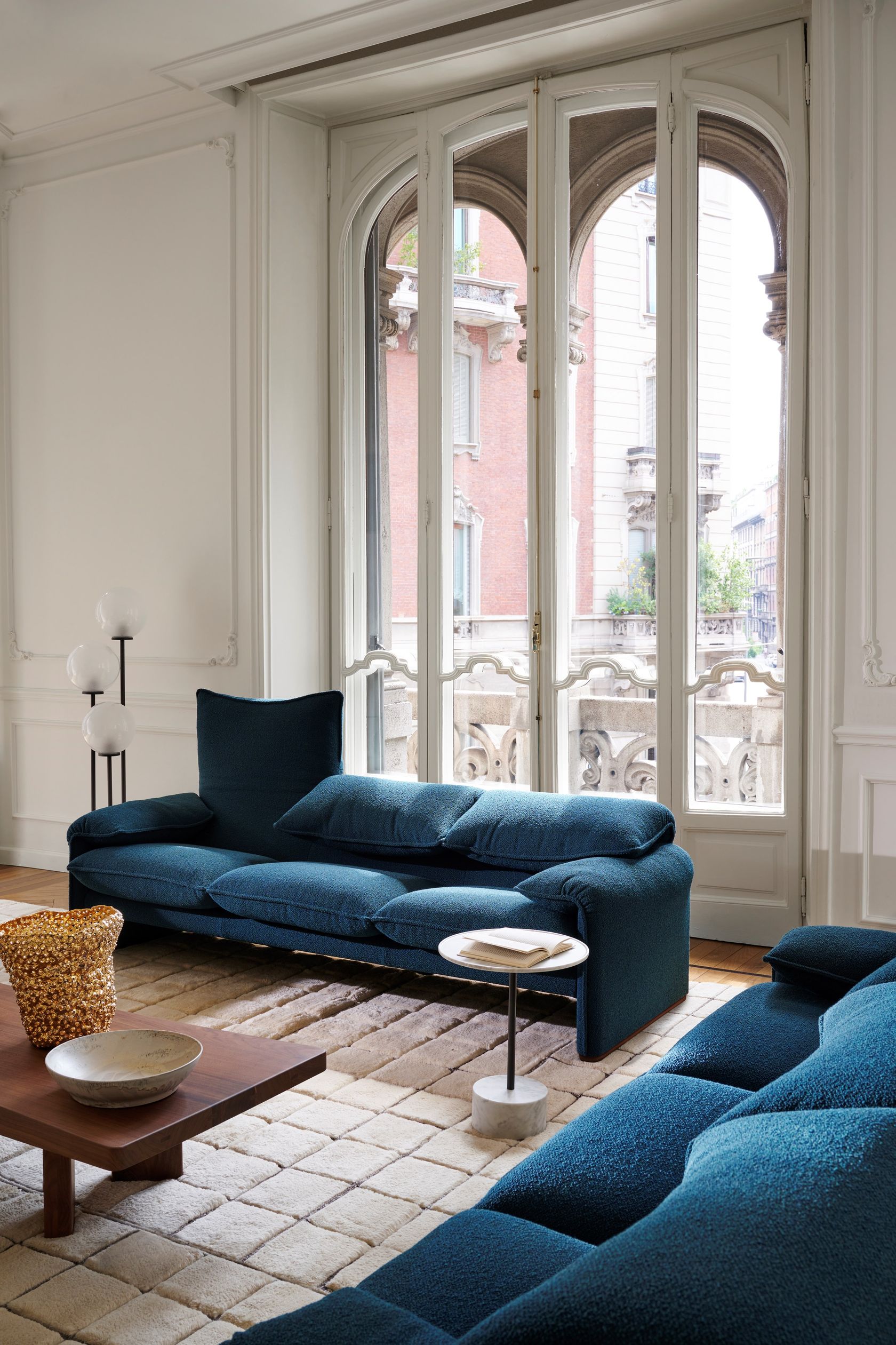 LIVING Sofa By Cassina | design Vico Magistretti